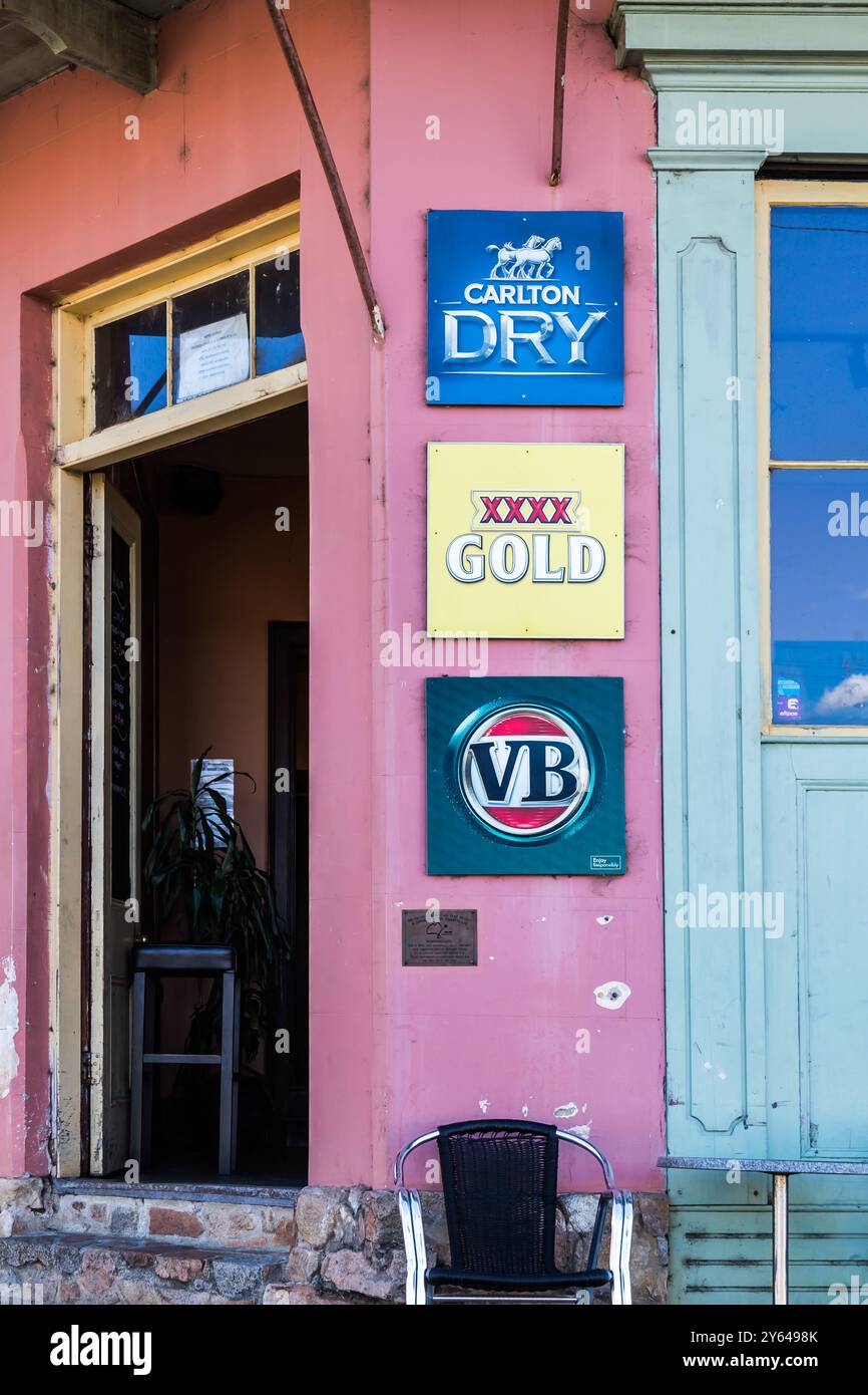 General photos of the main street in Braidwood, Wallace Street, showing ...