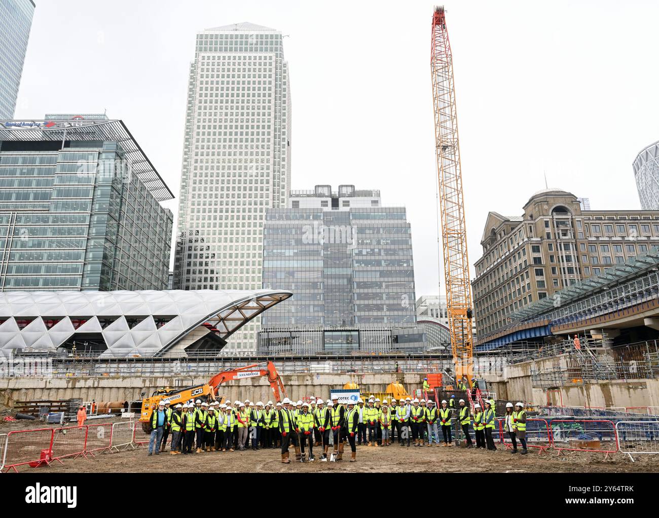 EDITORIAL USE ONLY (Front left to right) Grant Bourhill Managing ...