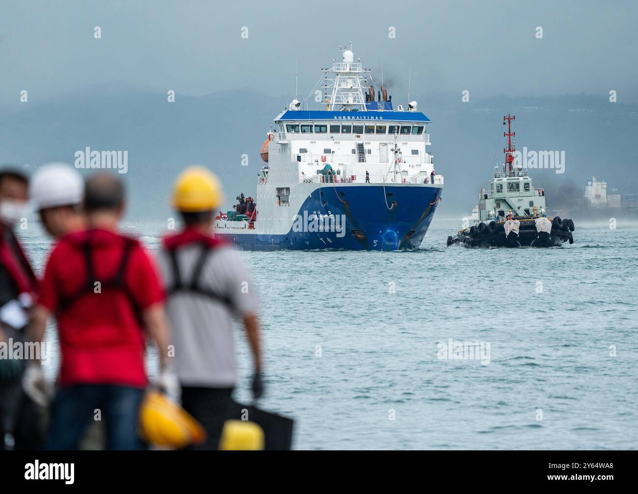 The "Deep Sea No.1" research vessel is heading towards Tsim Sha Tsui ...