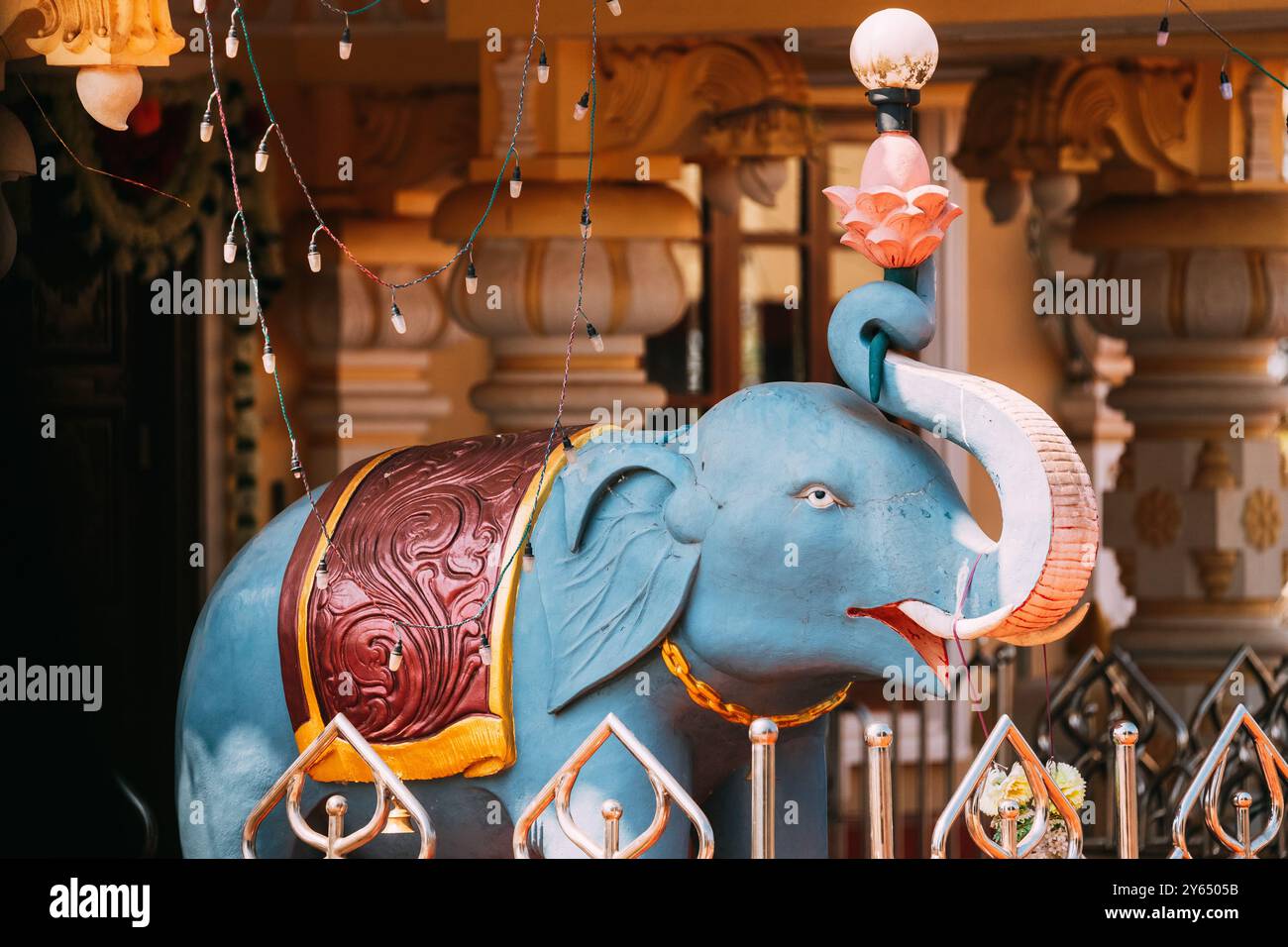 Mapusa, Goa, India. Elephant Statue Near The Shree Ganesh Mandir ...