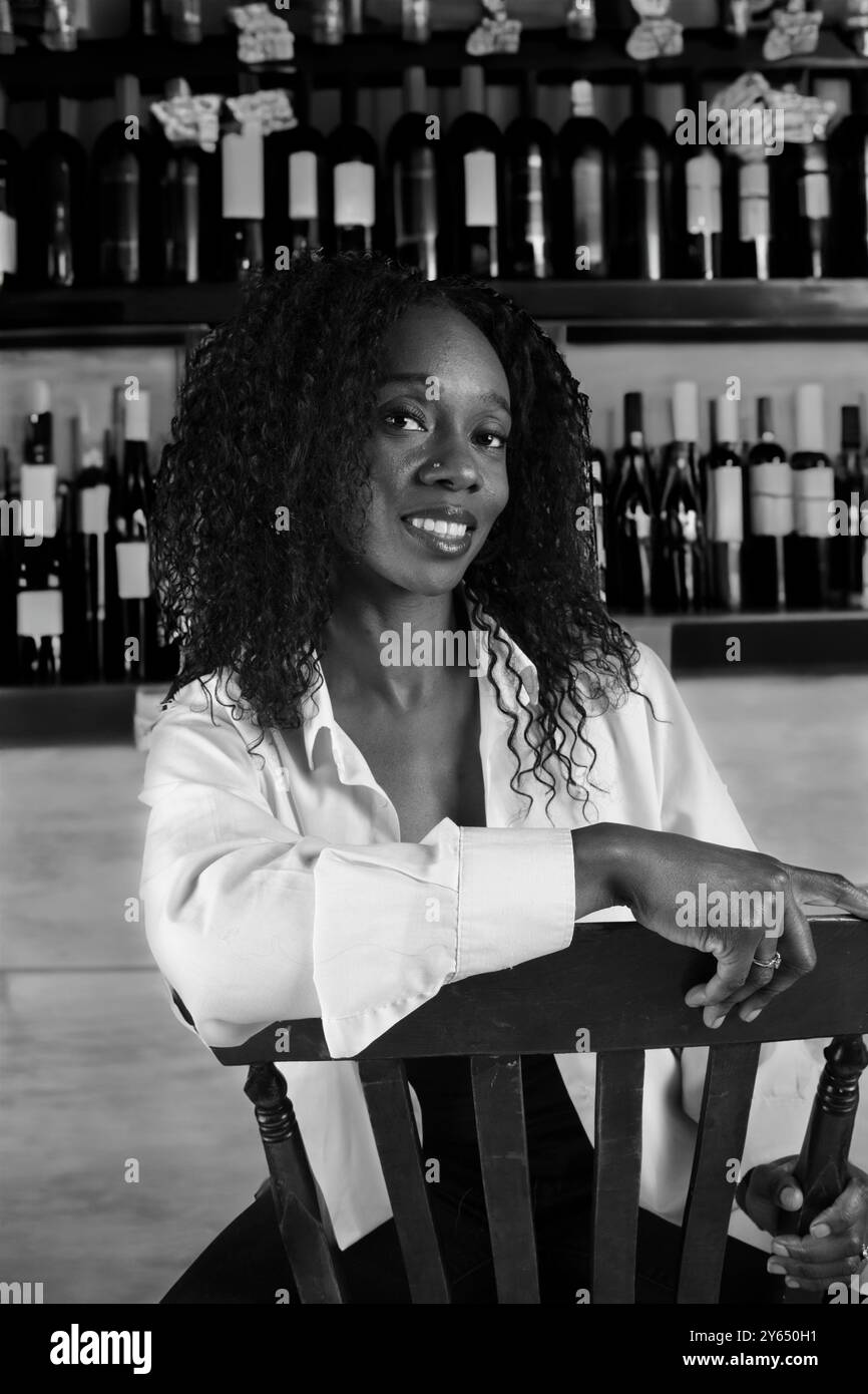 Model pose hi-res stock photography and images - Alamy