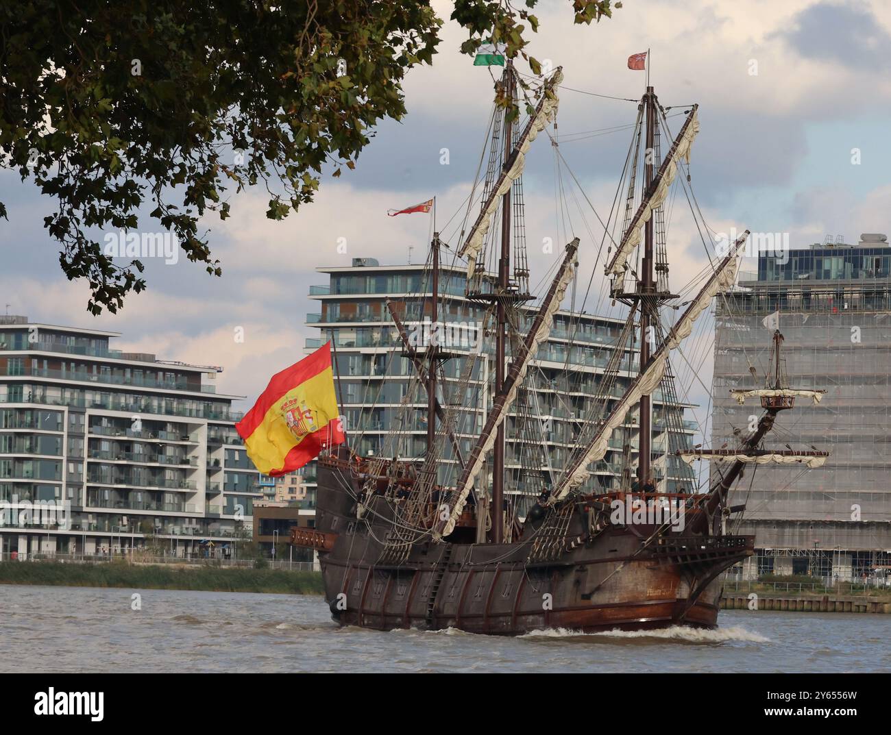 Aldalucia 15th century replica of Spanish Galeon going up the River ...