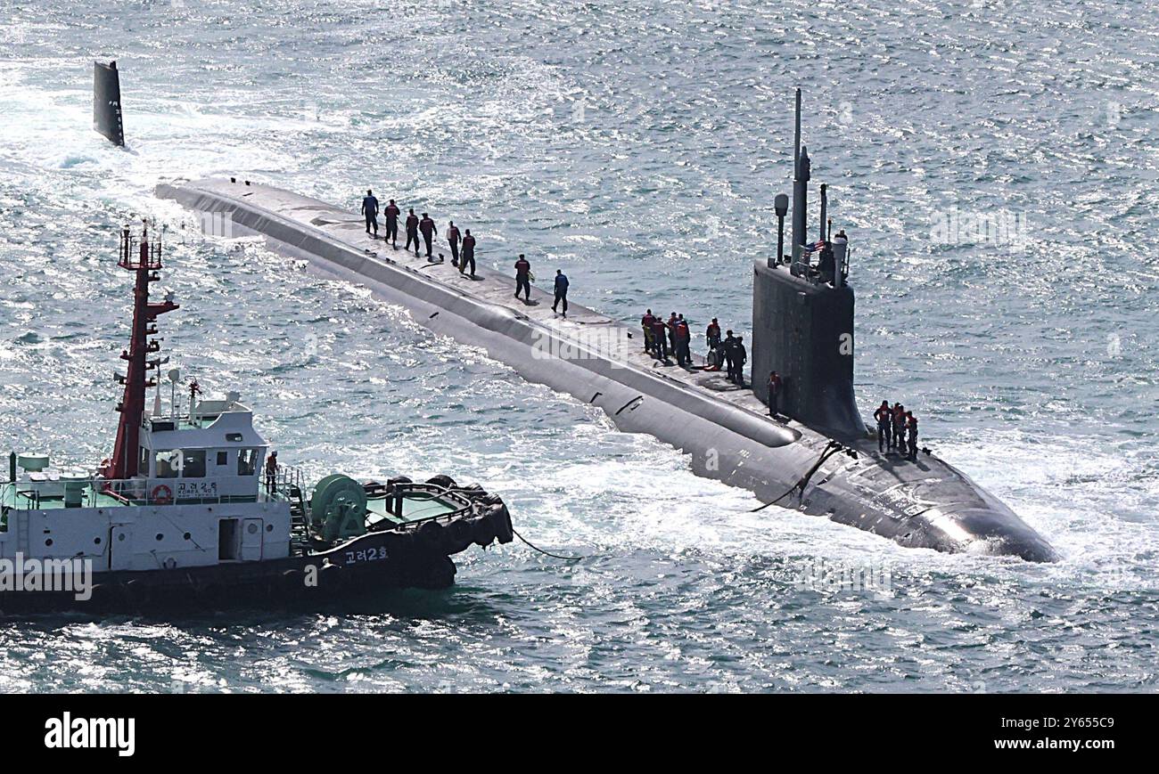 The USS Vermont, a nuclear-powered and fast-attack submarine, enters a ...