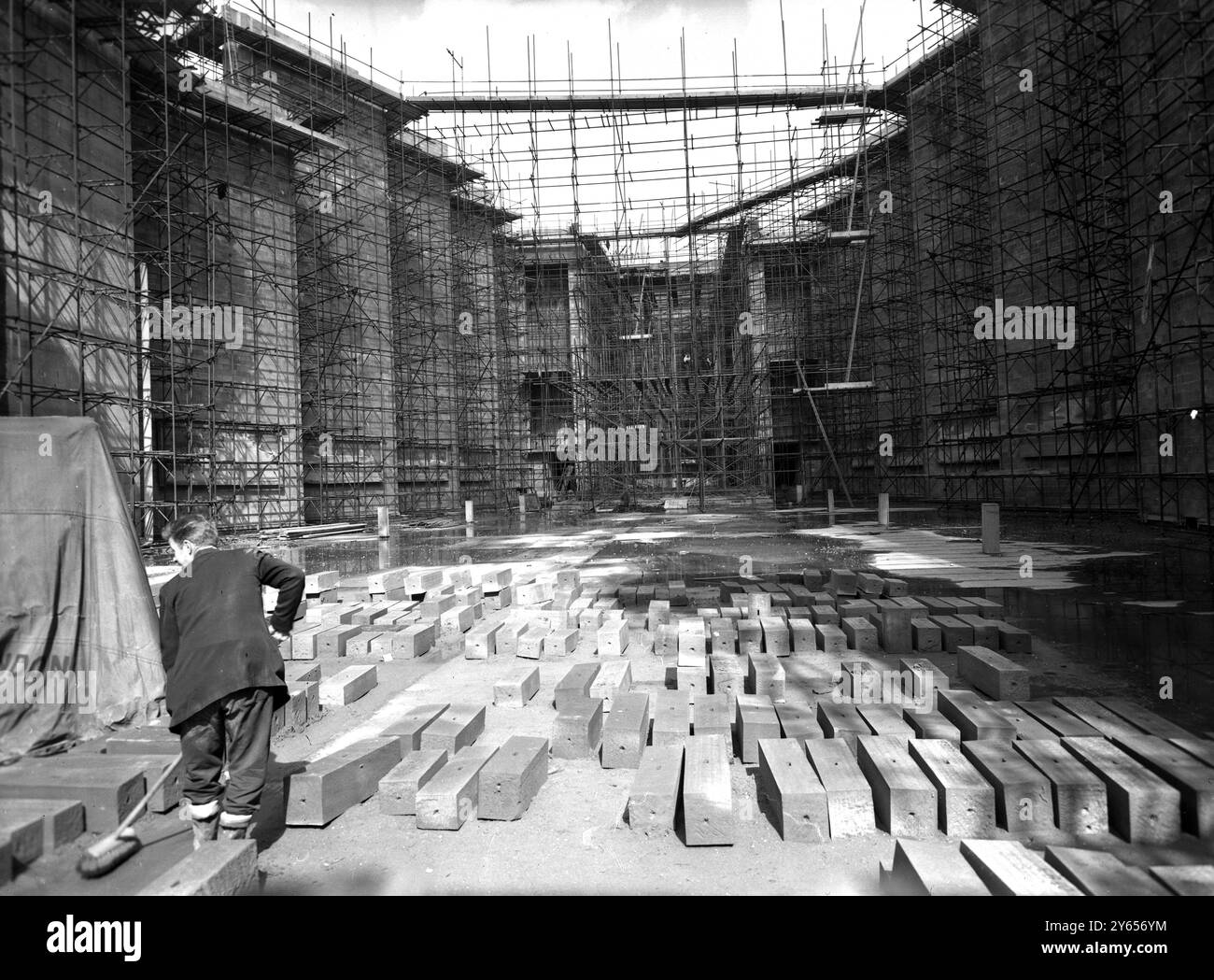 Architect basil spence hi-res stock photography and images - Alamy
