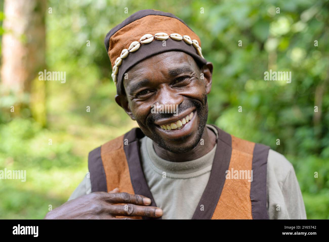 Uganda pygmies hi-res stock photography and images - Alamy