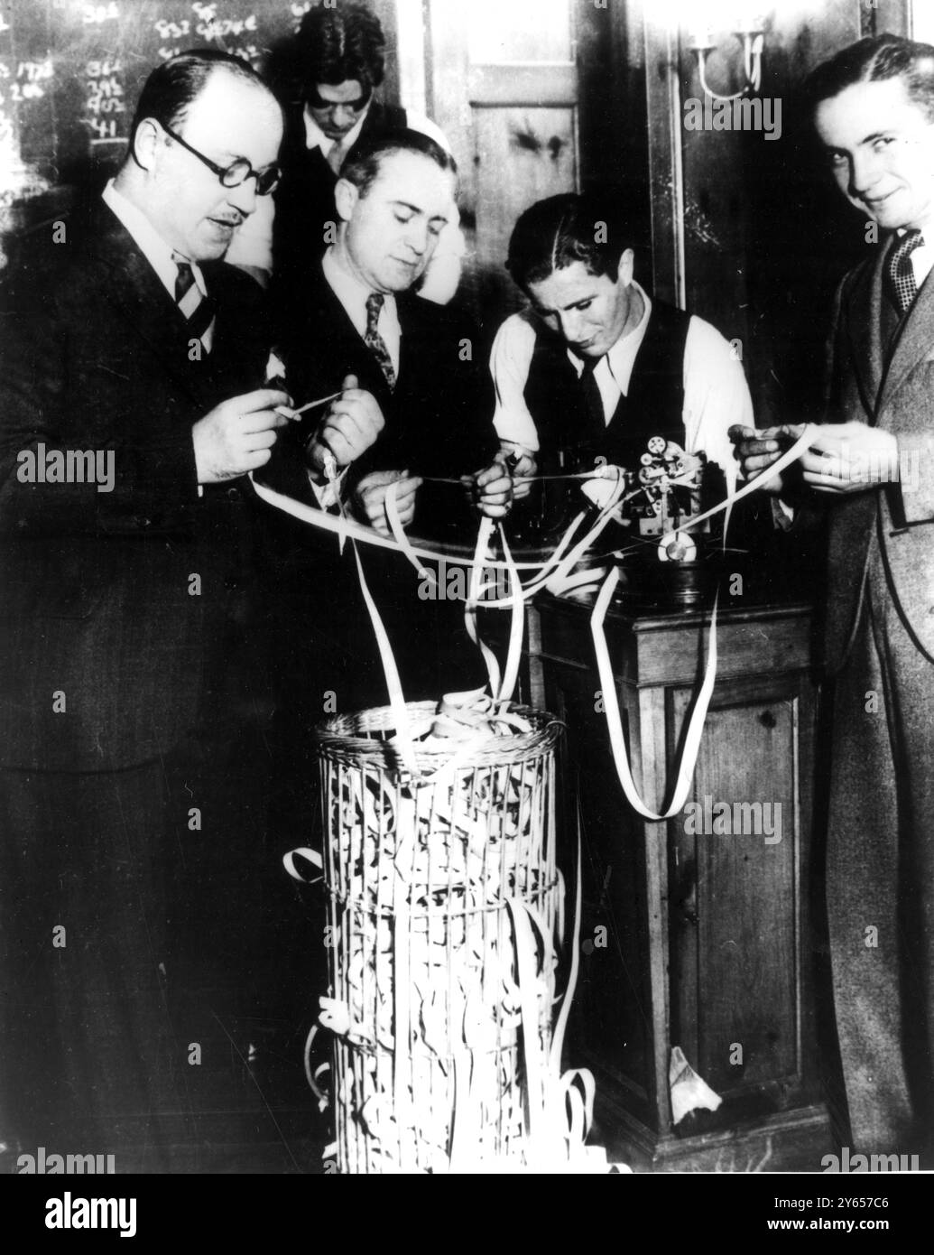 Money traders Black and White Stock Photos & Images - Alamy