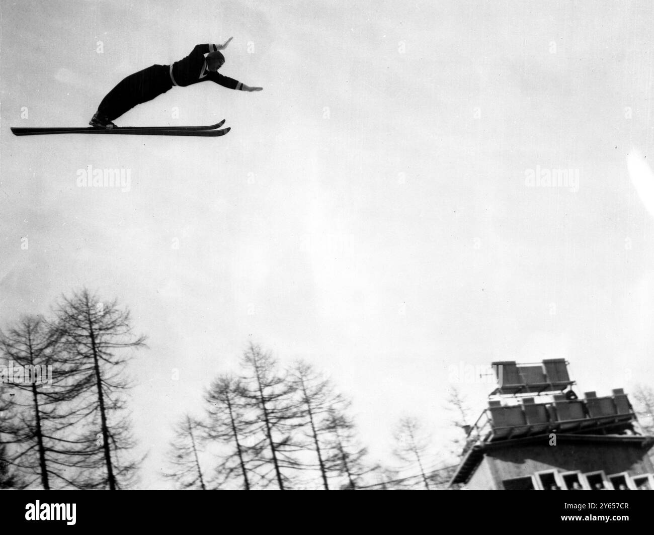 Ski jumping 1950s hi-res stock photography and images - Alamy