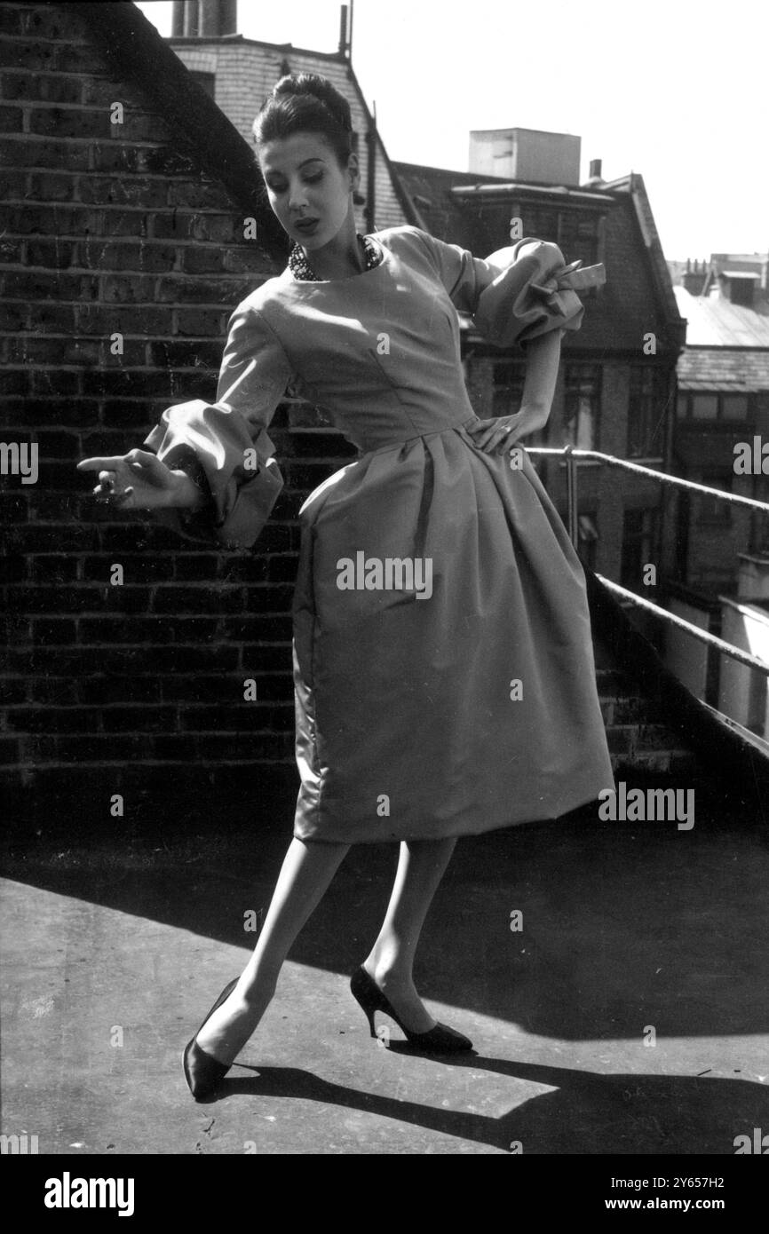 Christian dior 1950s hi-res stock photography and images - Alamy