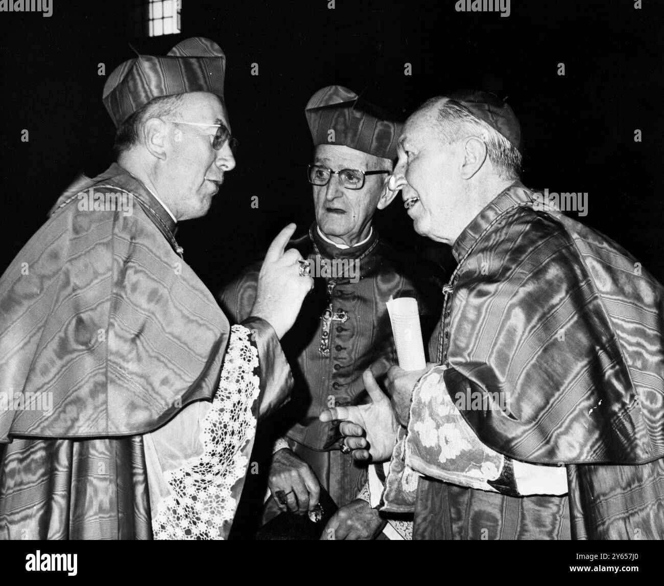 Cardinal heard Black and White Stock Photos & Images - Alamy