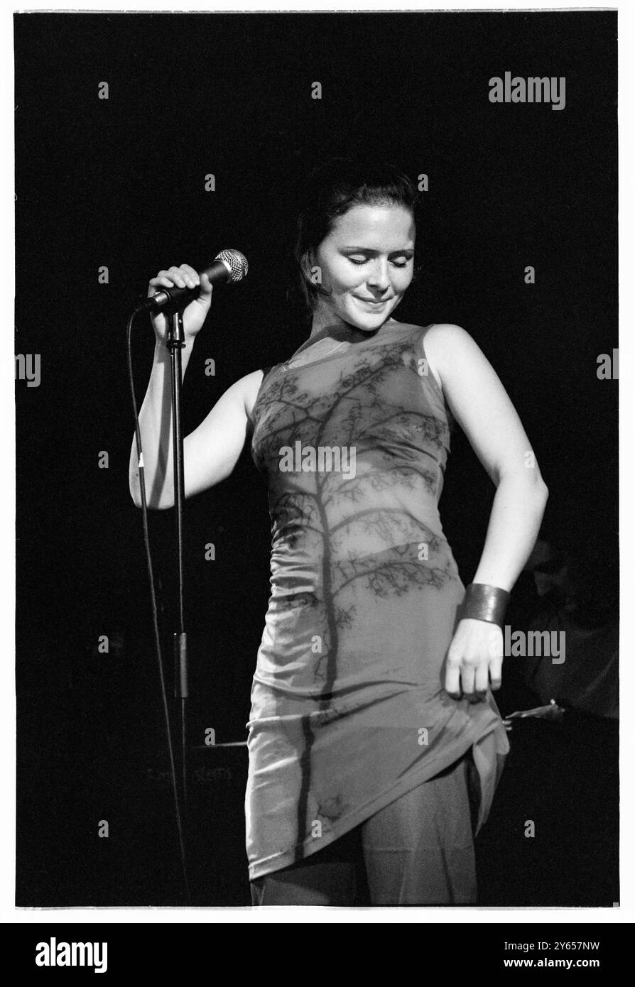 EMILIANA TORRINI, YOUNG, CONCERT, 2000: A rare image of young Emiliana ...