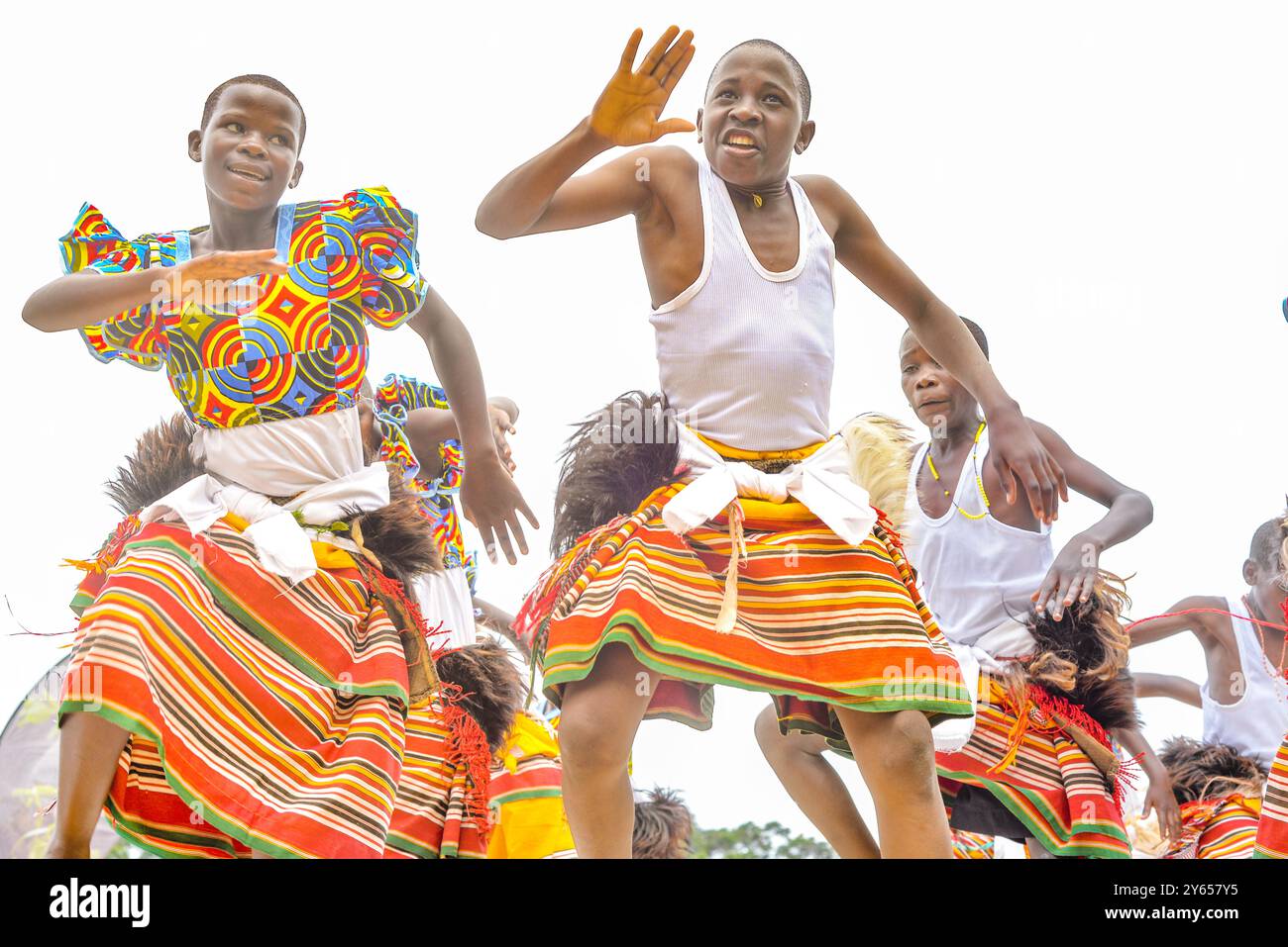 Schoolchildren perform a traditional Ugandan dance Stock Photo - Alamy