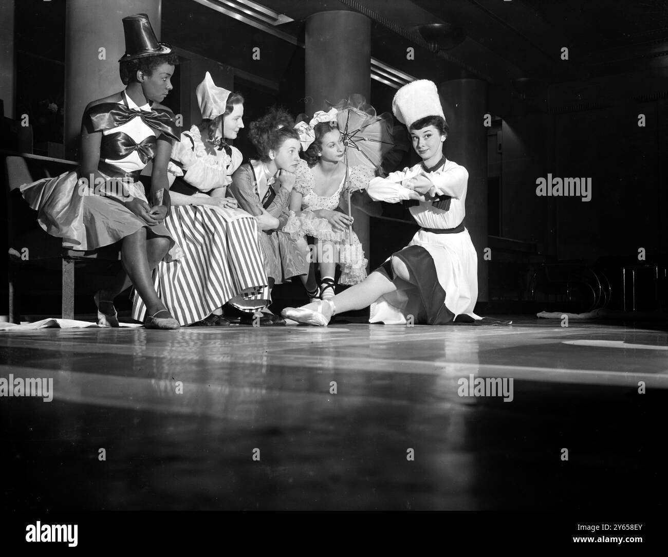 Children's Christmas revue called " Christmas Party " to open on 23 ...