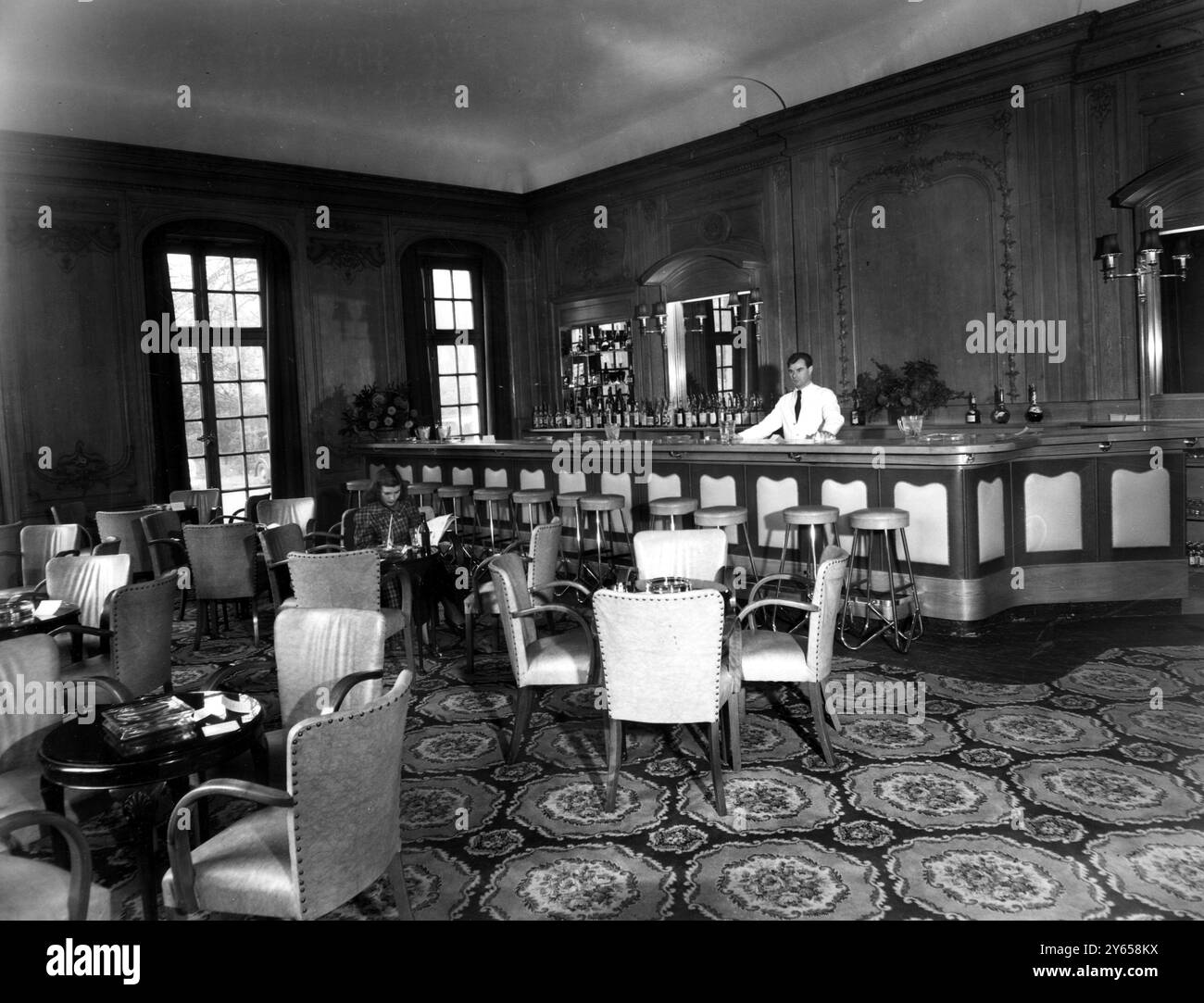 Barbara hutton winfield house Black and White Stock Photos & Images - Alamy