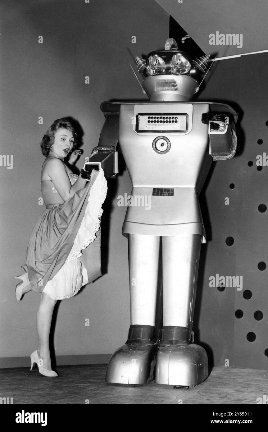 15 year old blonde girl hi-res stock photography and images - Alamy