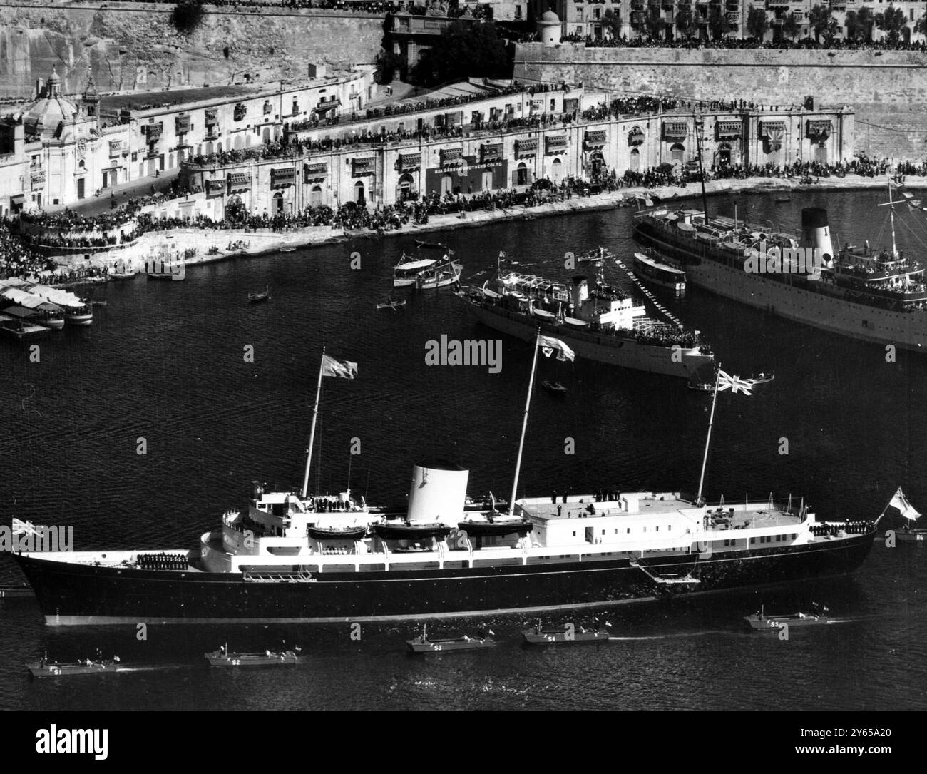 Malta flag on white Black and White Stock Photos & Images - Alamy