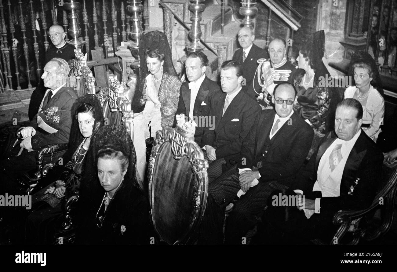 100,000 lined the streets as the Duke of Alba ' s daughter is wed ...