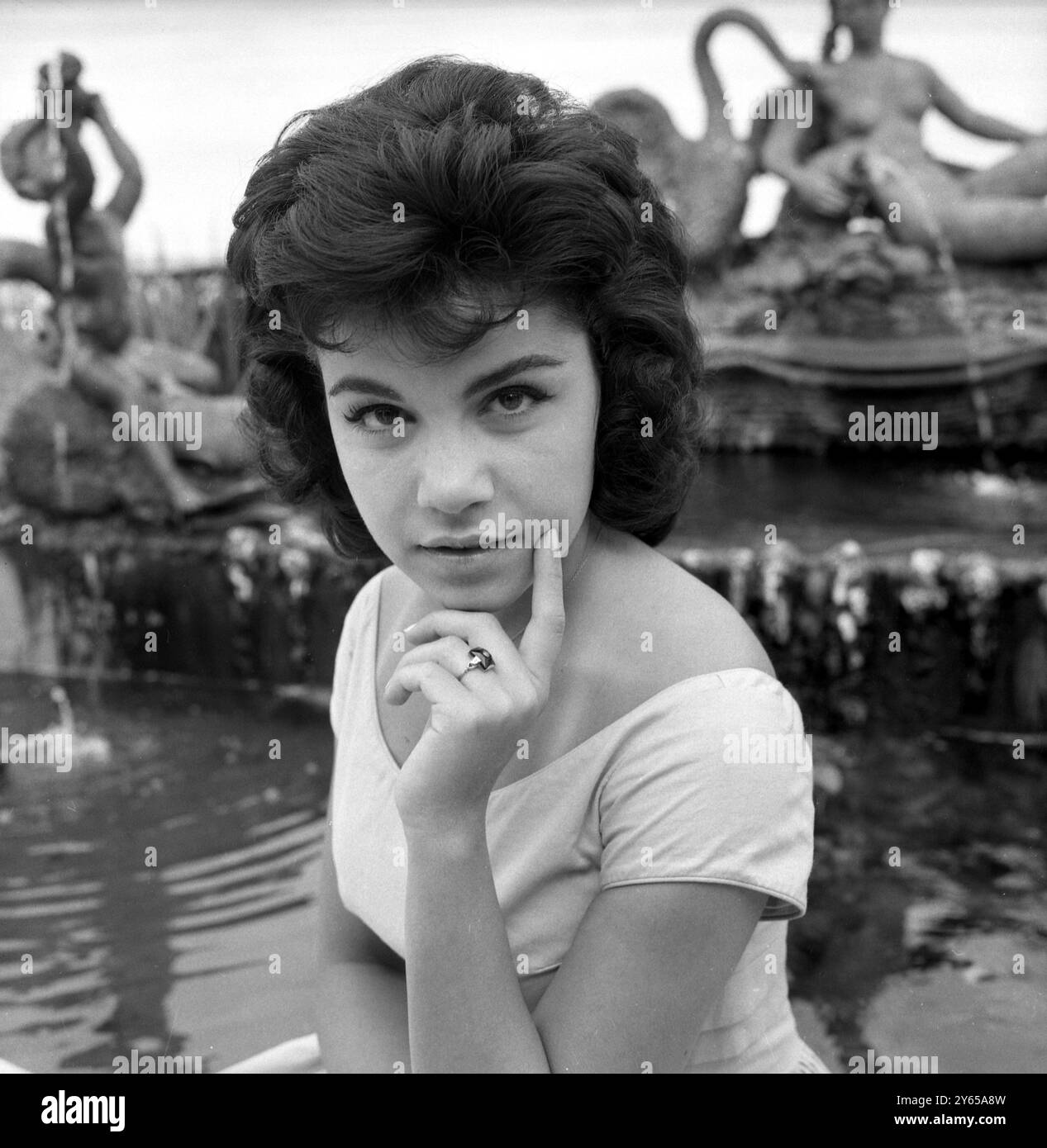 Annette funicello hi-res stock photography and images - Alamy