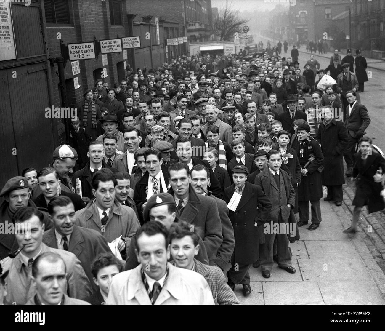 Highbury stadium exterior Black and White Stock Photos & Images - Alamy