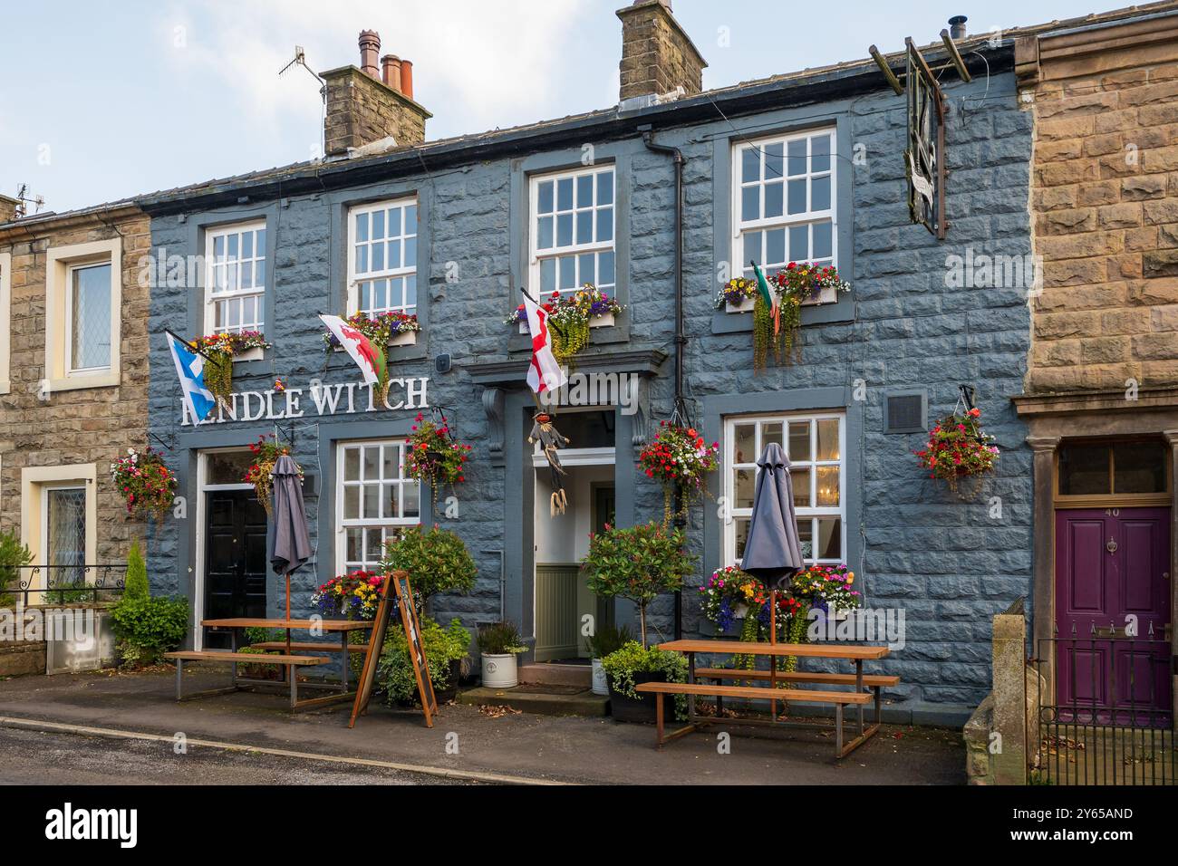 Pendle hill witch hi-res stock photography and images - Alamy