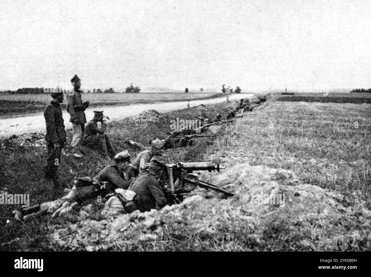 Russo Polish War 1920 With a machine-gun in the foreground : Polish ...