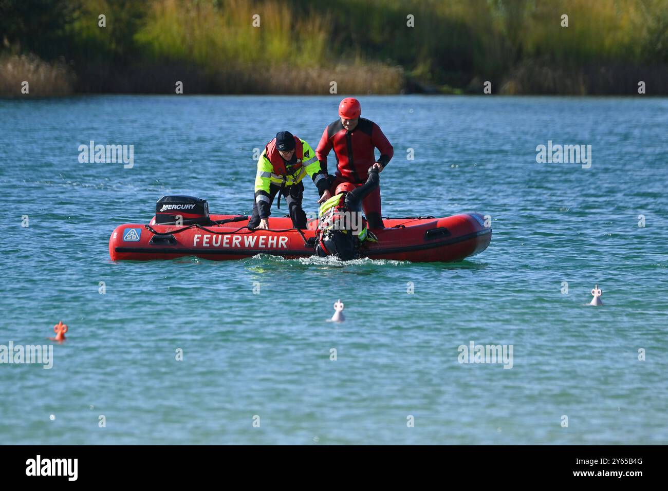 Feuerwehrboot,Uebungseinsatz,Rettungsuebeung,Einsatz,Rettungseinsatz ...