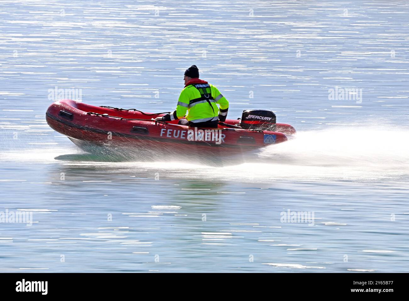 Feuerwehrboot,Uebungseinsatz,Rettungsuebeung,Einsatz,Rettungseinsatz ...