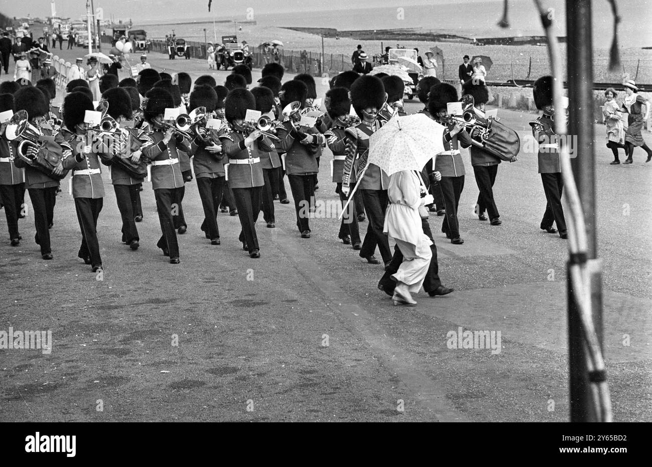 'Oh What a Lovely War'- The Regimental Band of the Irish Guards marches ...