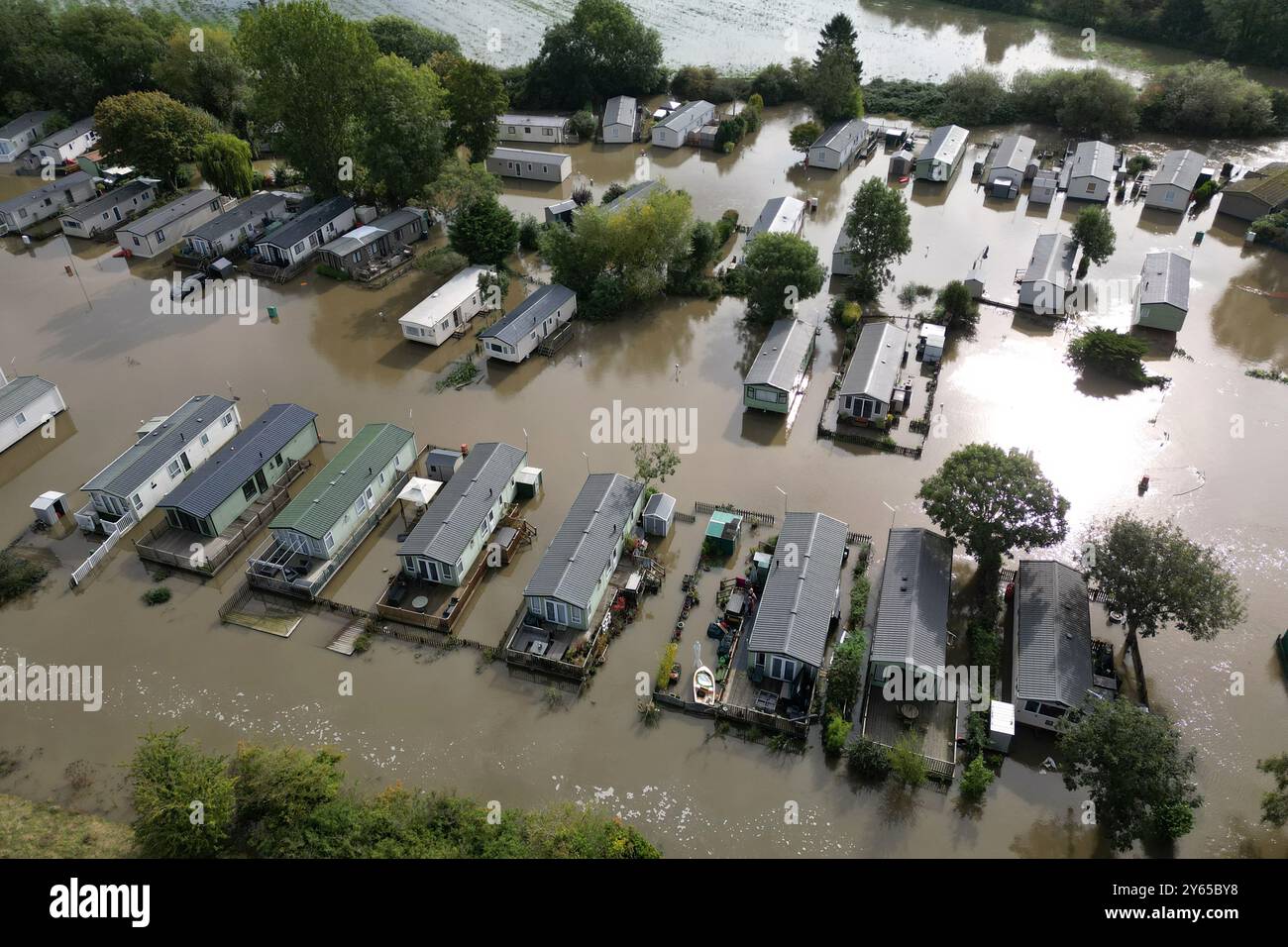 Cogenhoe Mill Holiday Park in Northamptonshire submerged by floodwater ...