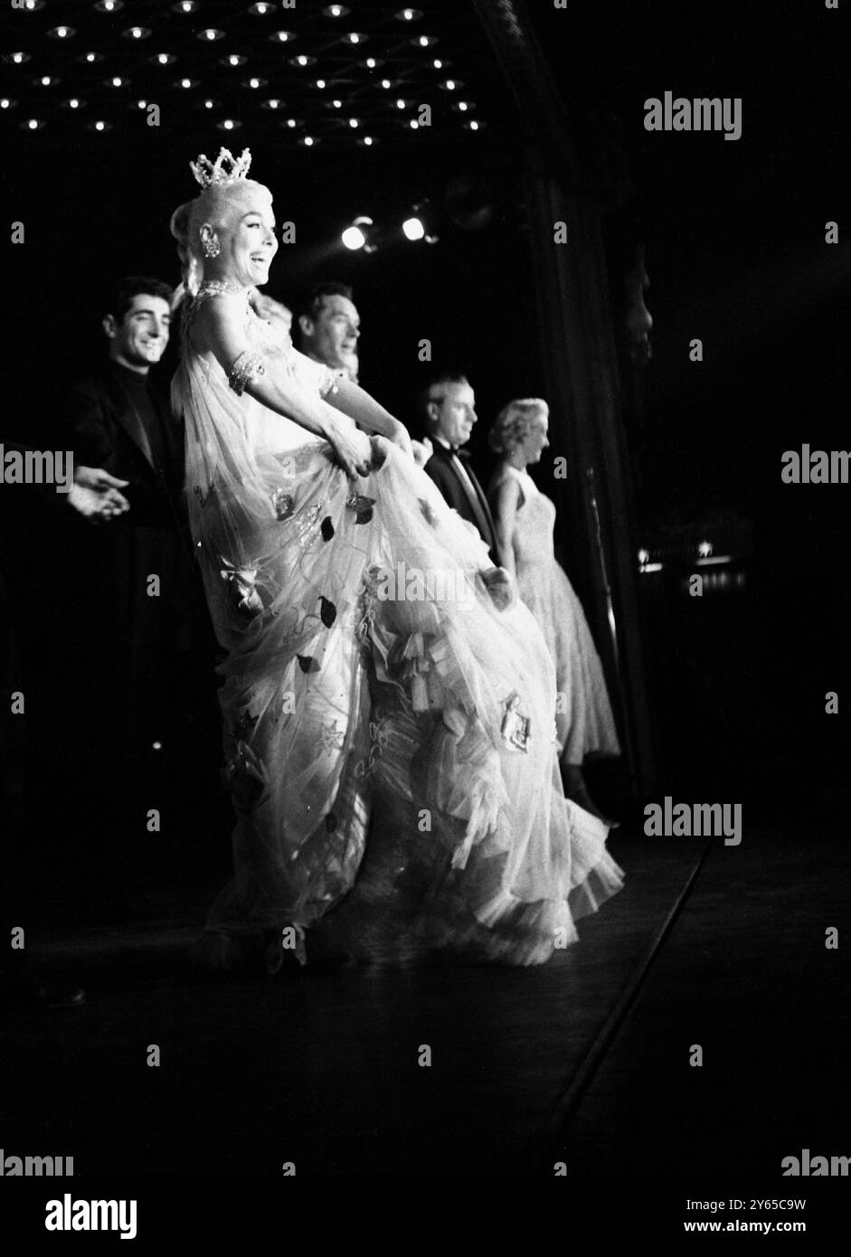 Pin up 1950 hi-res stock photography and images - Alamy