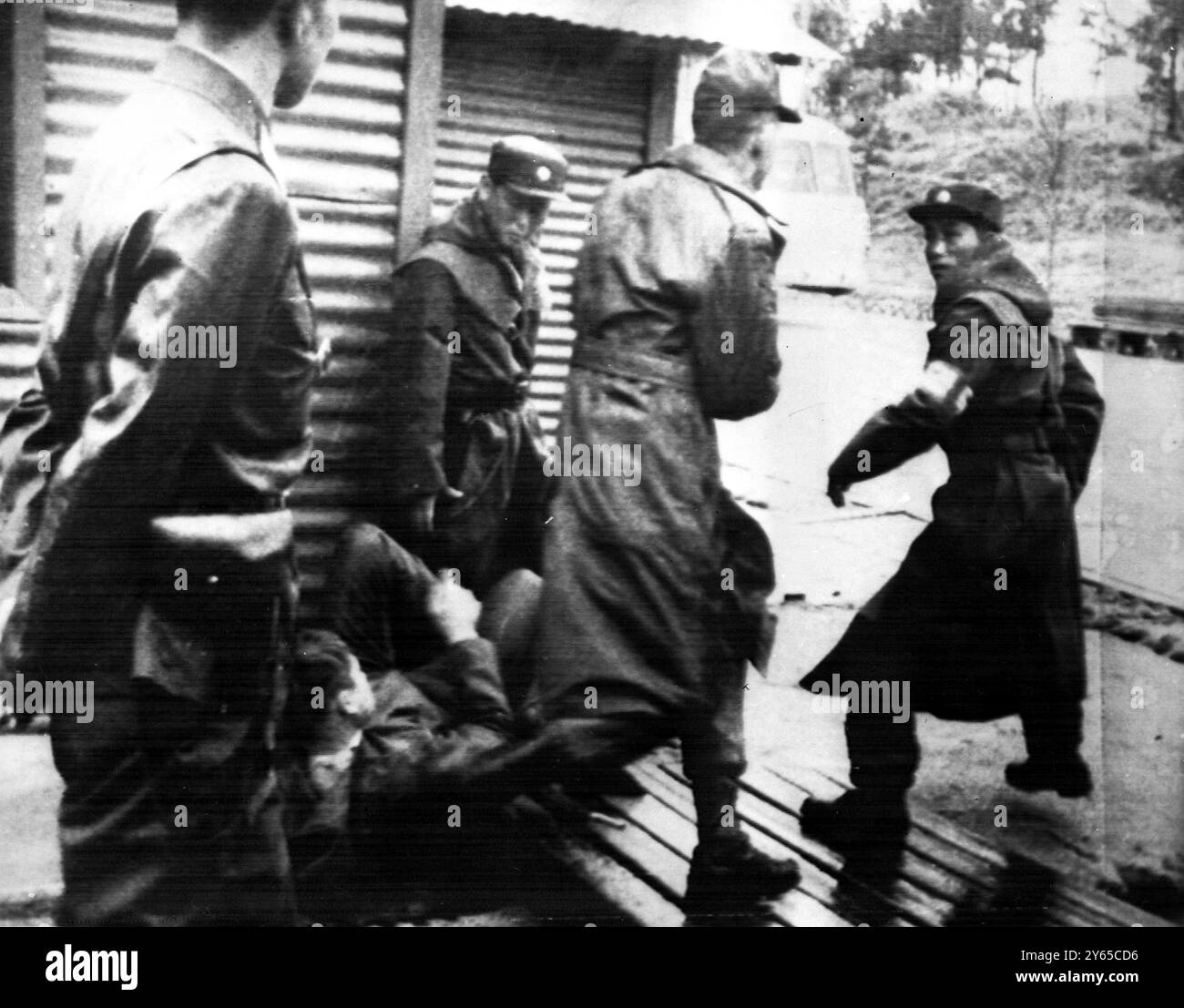 Radio picture US troops scuffle with North Koreans Seoul , Korea - an ...