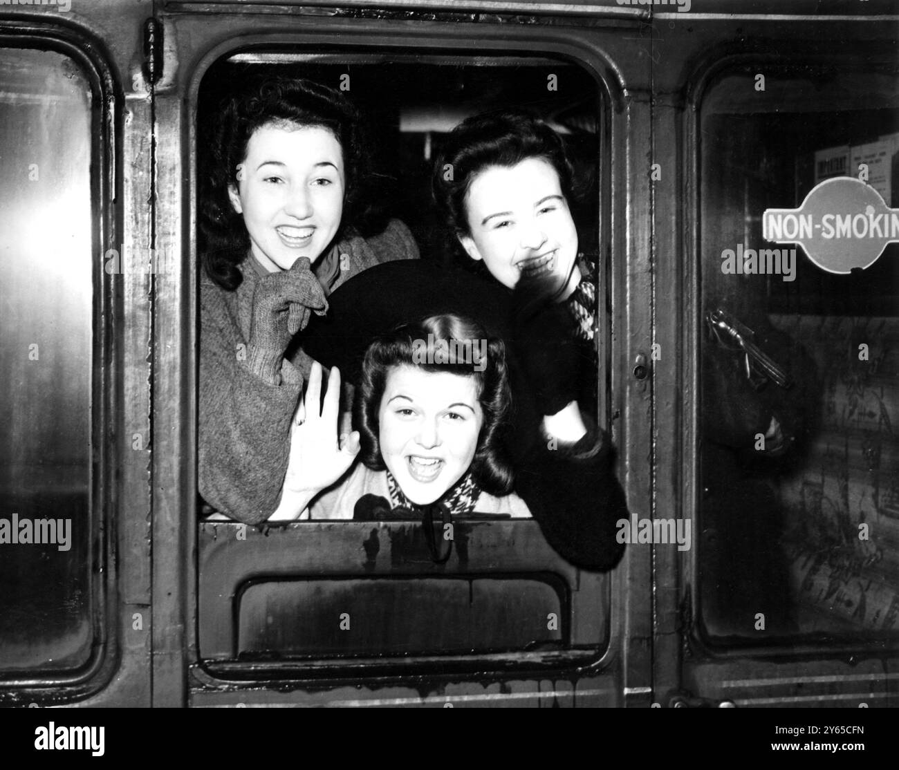 London sales girls leave to work in munition factories Another party of ...