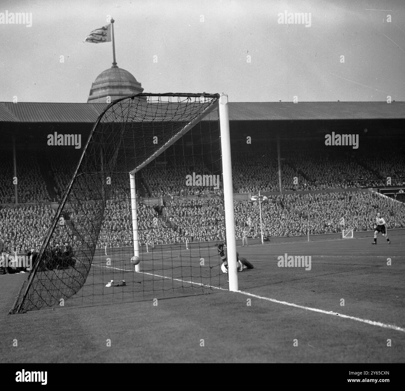 Action during the FA Amateur Cup Final between Bishop Auckland and ...