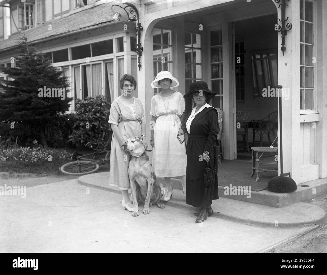 Madame Monier , wife of the retired Chief Justice of France , and her ...