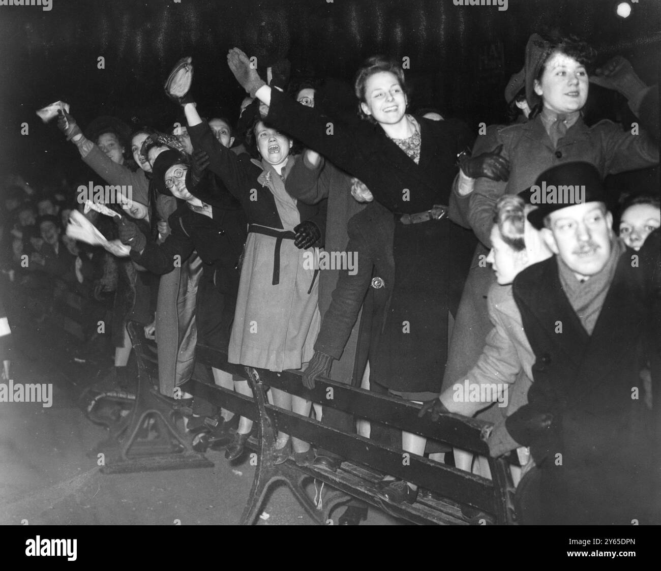 The first contingent of men on leave from the Western Front have ...