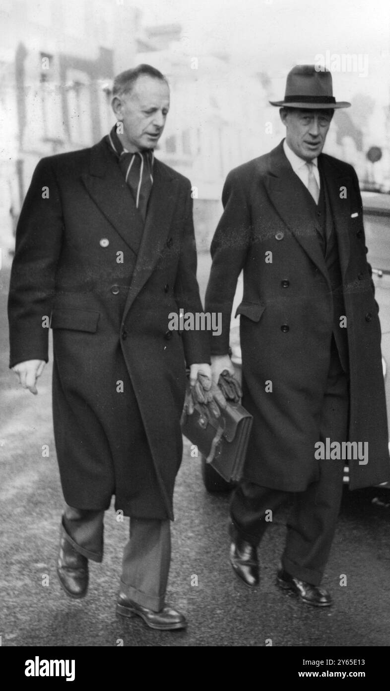 1950's bank manager hi-res stock photography and images - Alamy