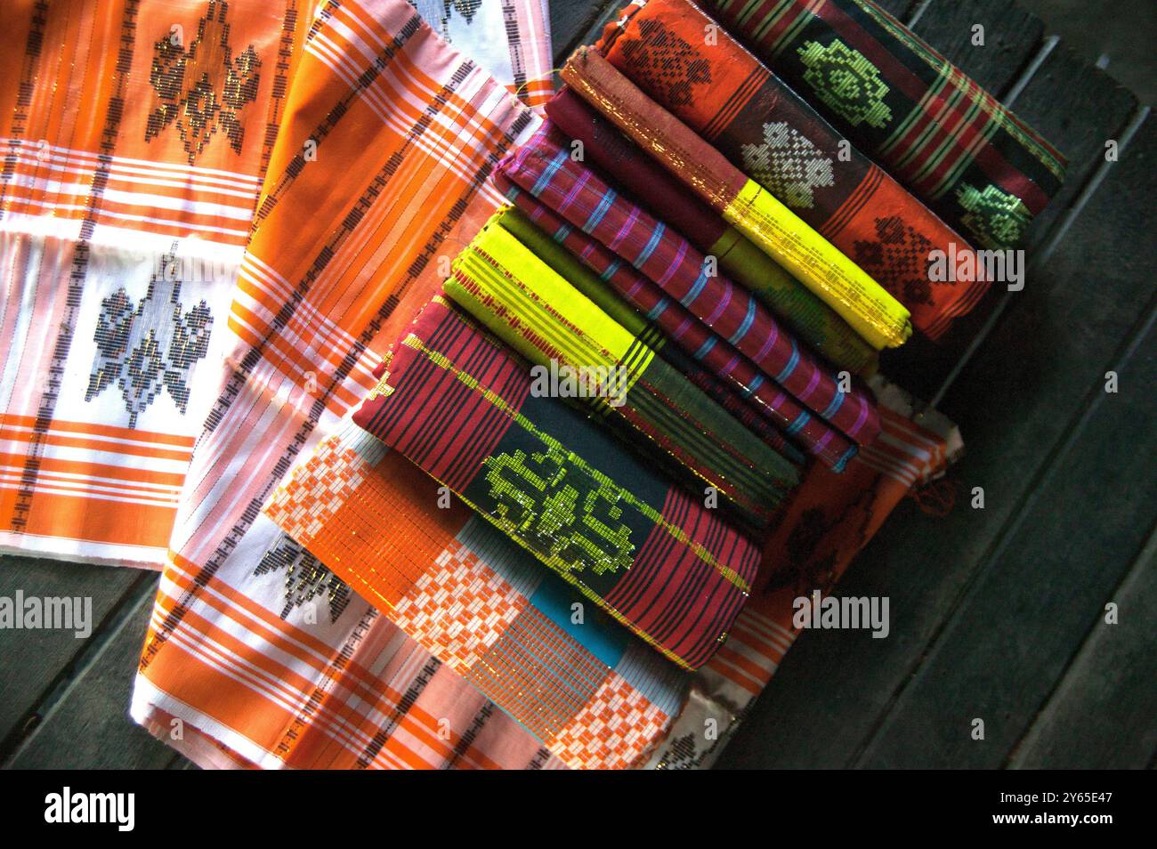 lipa sabbe, traditional woven silk fabrics from Sengkang Stock Photo ...