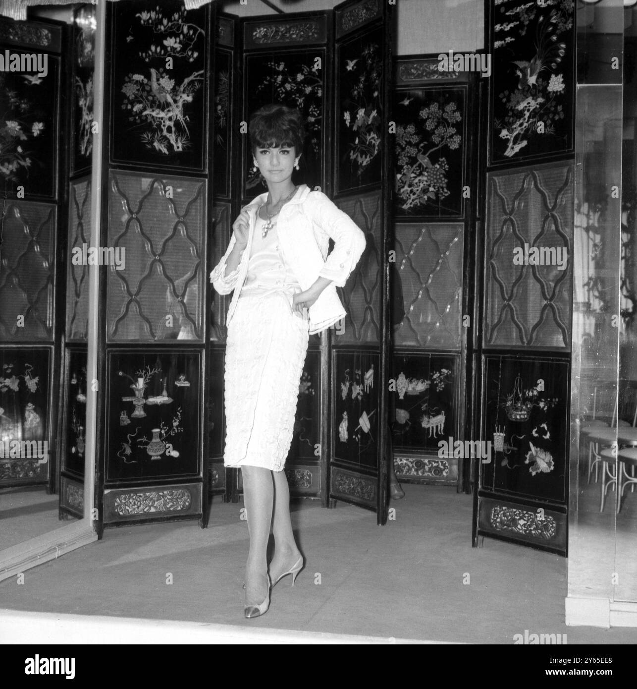Chanel suit 1960s hi-res stock photography and images - Alamy
