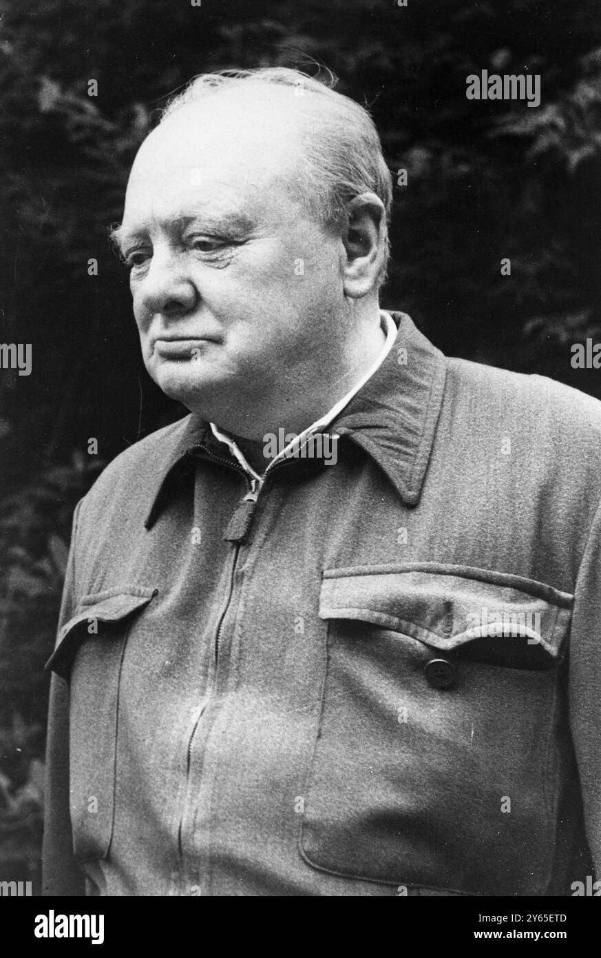 Churchill siren suit hi-res stock photography and images - Alamy