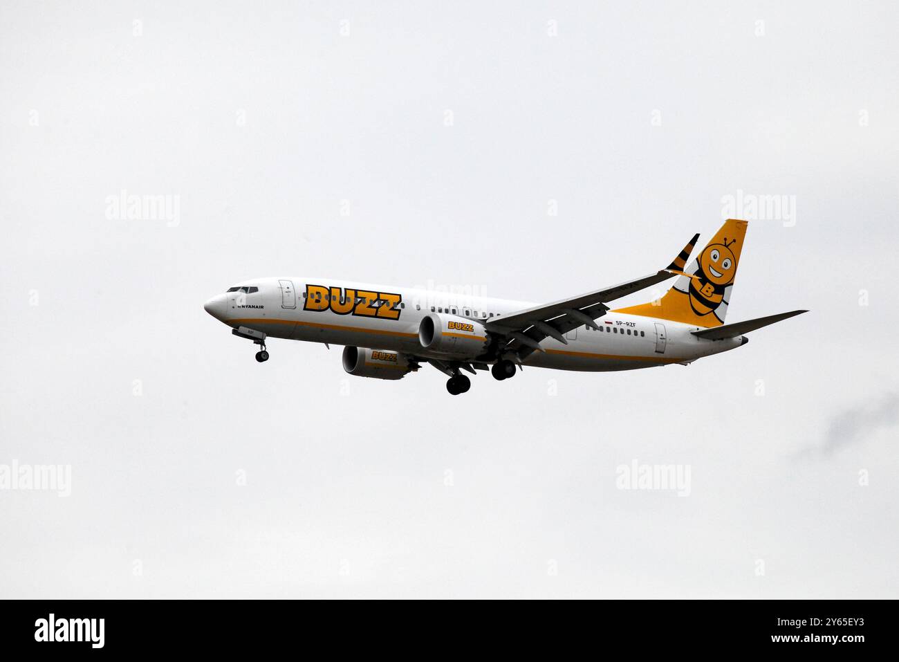 Boeing 737 MAX 8-200, SP-RZF, BUZZ Stock Photo - Alamy