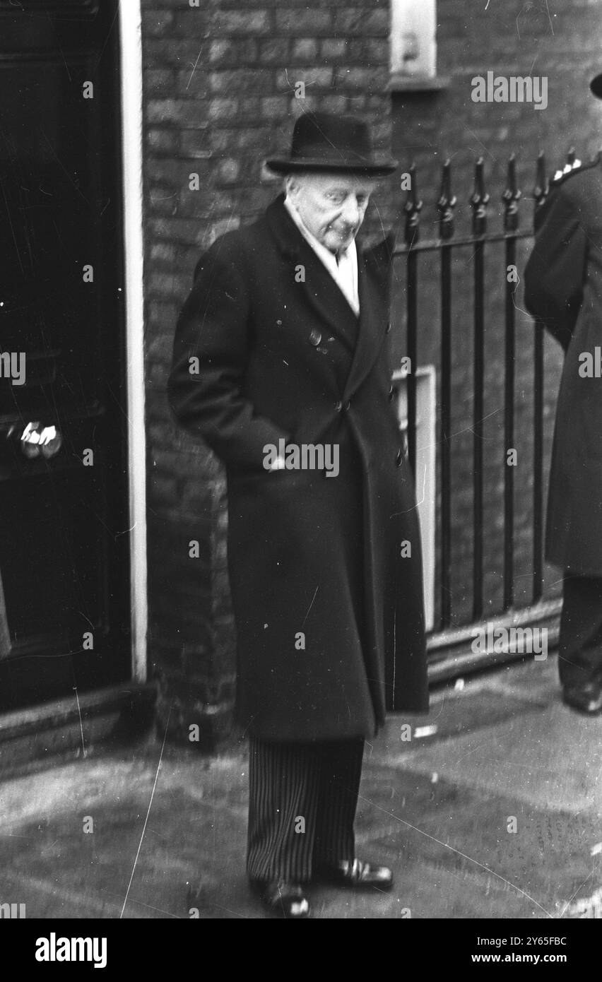 Lord Moran Besieged When 82 year old Lord Moran ( centre ) left no 28 ...