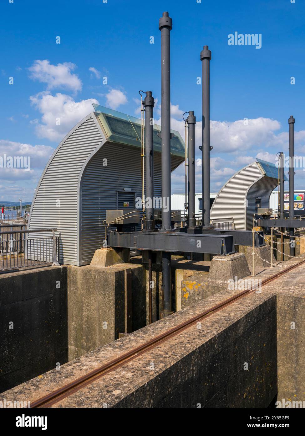 Tidal logoon cardiff hi-res stock photography and images - Alamy