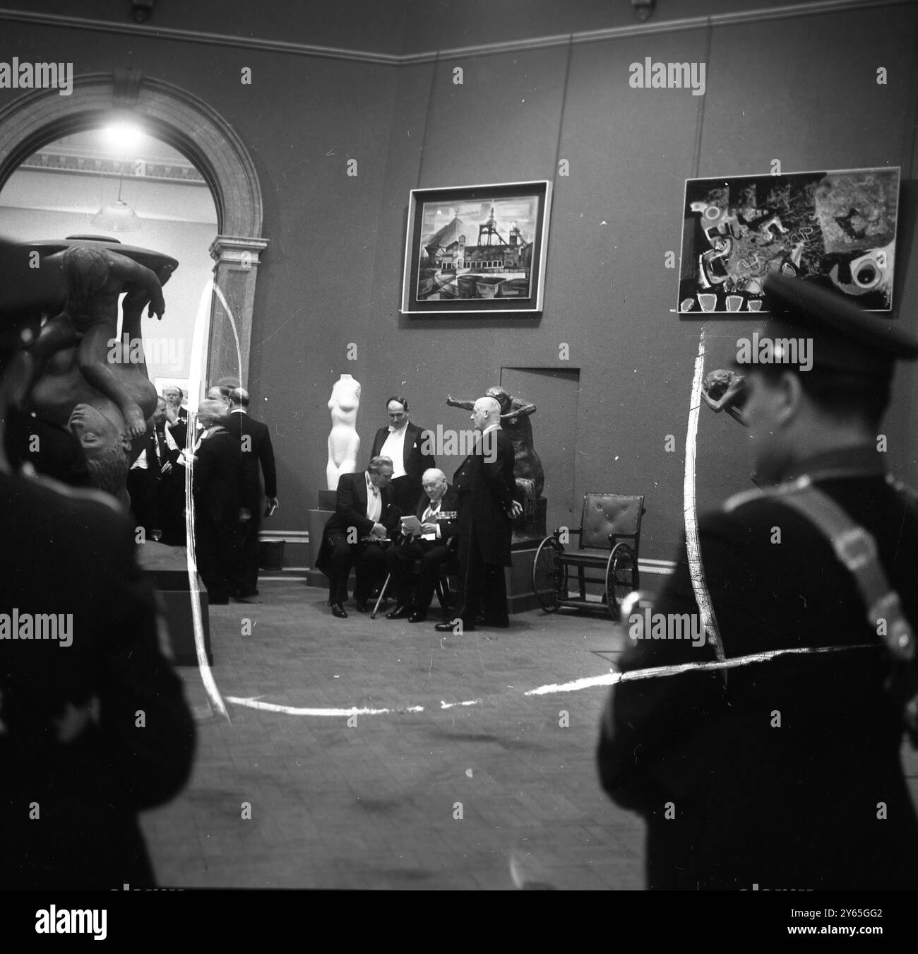 Winnie At Royal Academy Of Arts With statues , paintings and his fellow ...