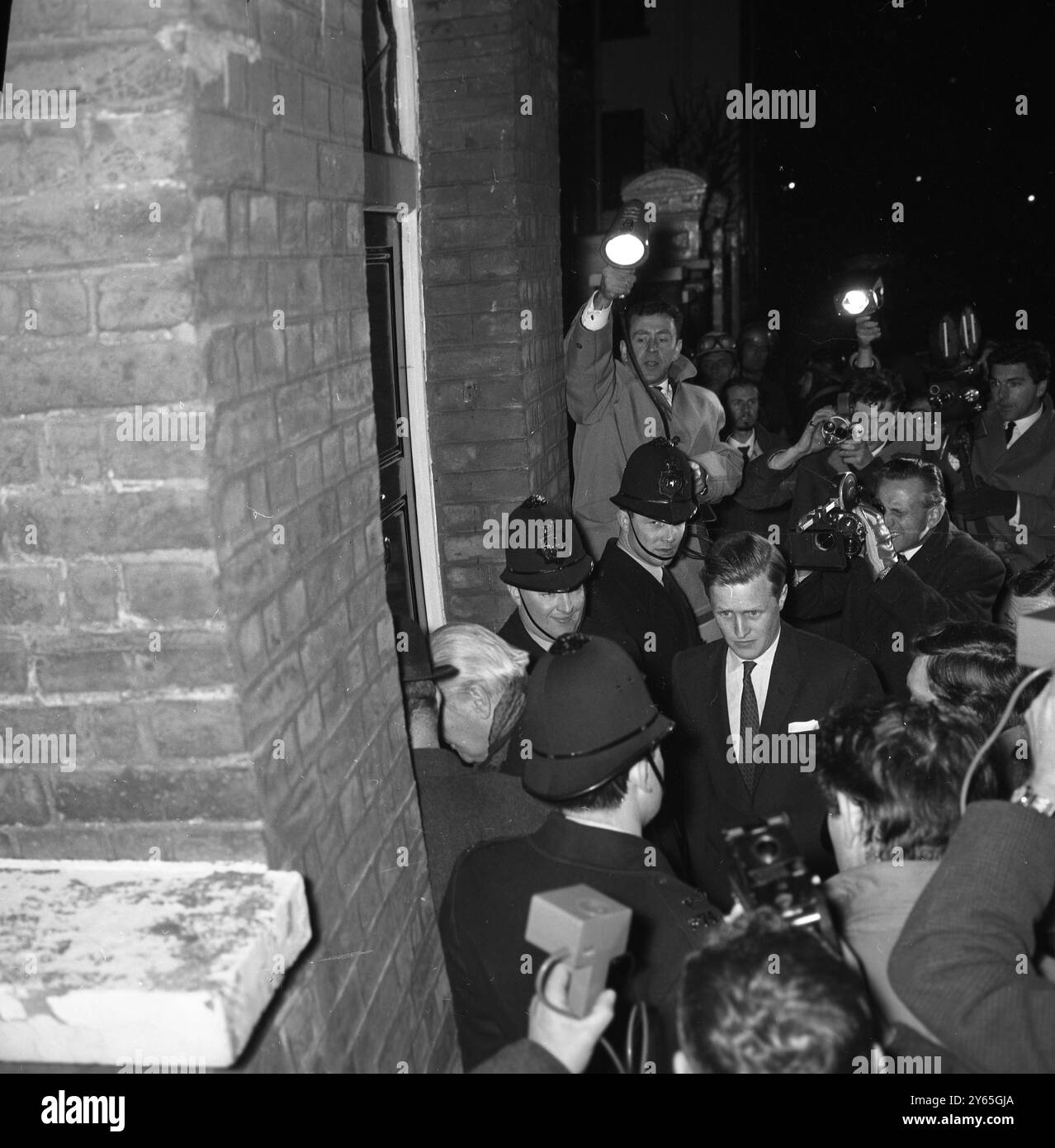 Winston Junior Arrives Sir Winston Churchill who is seriously ill at ...