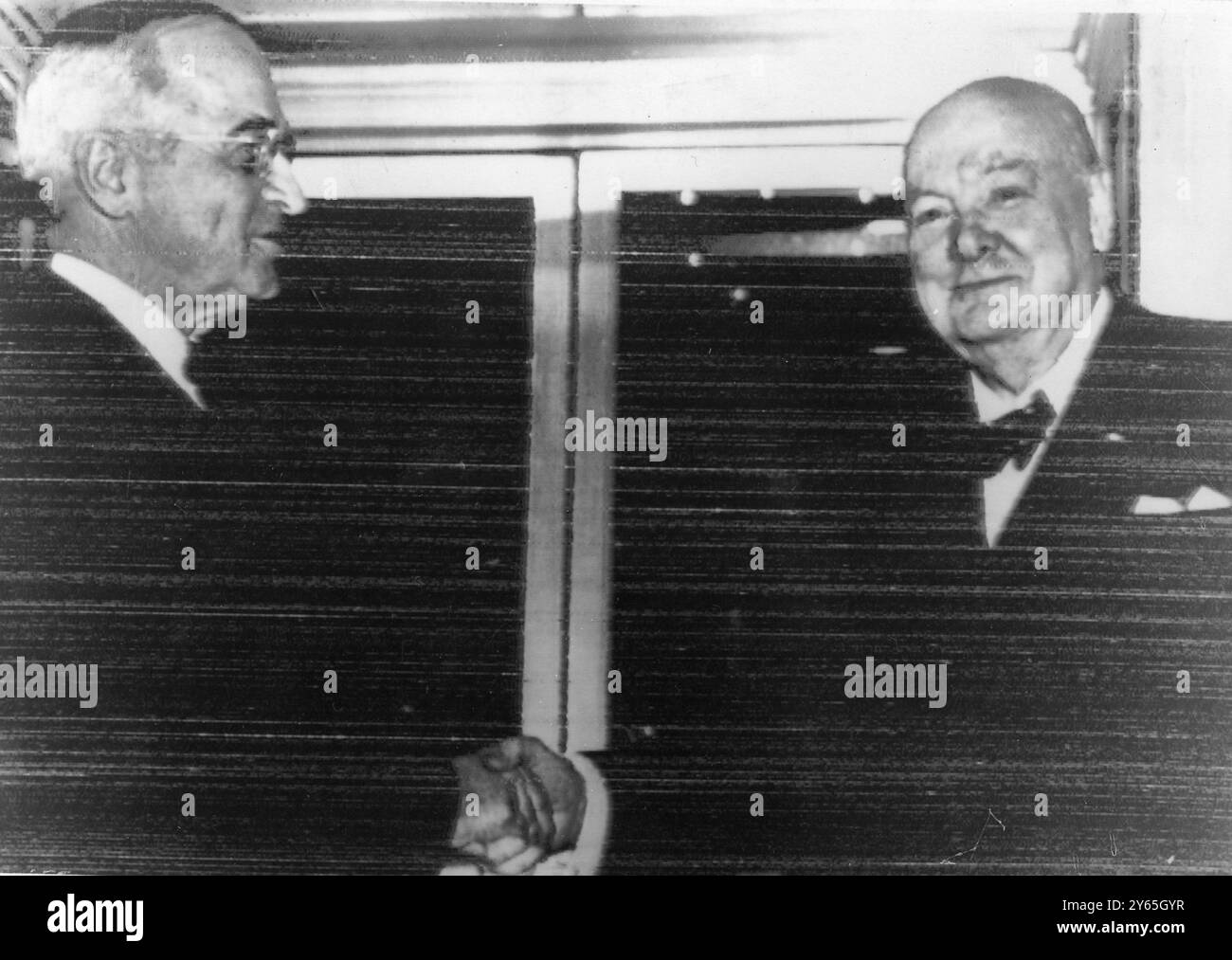 When the elect join hi-res stock photography and images - Alamy