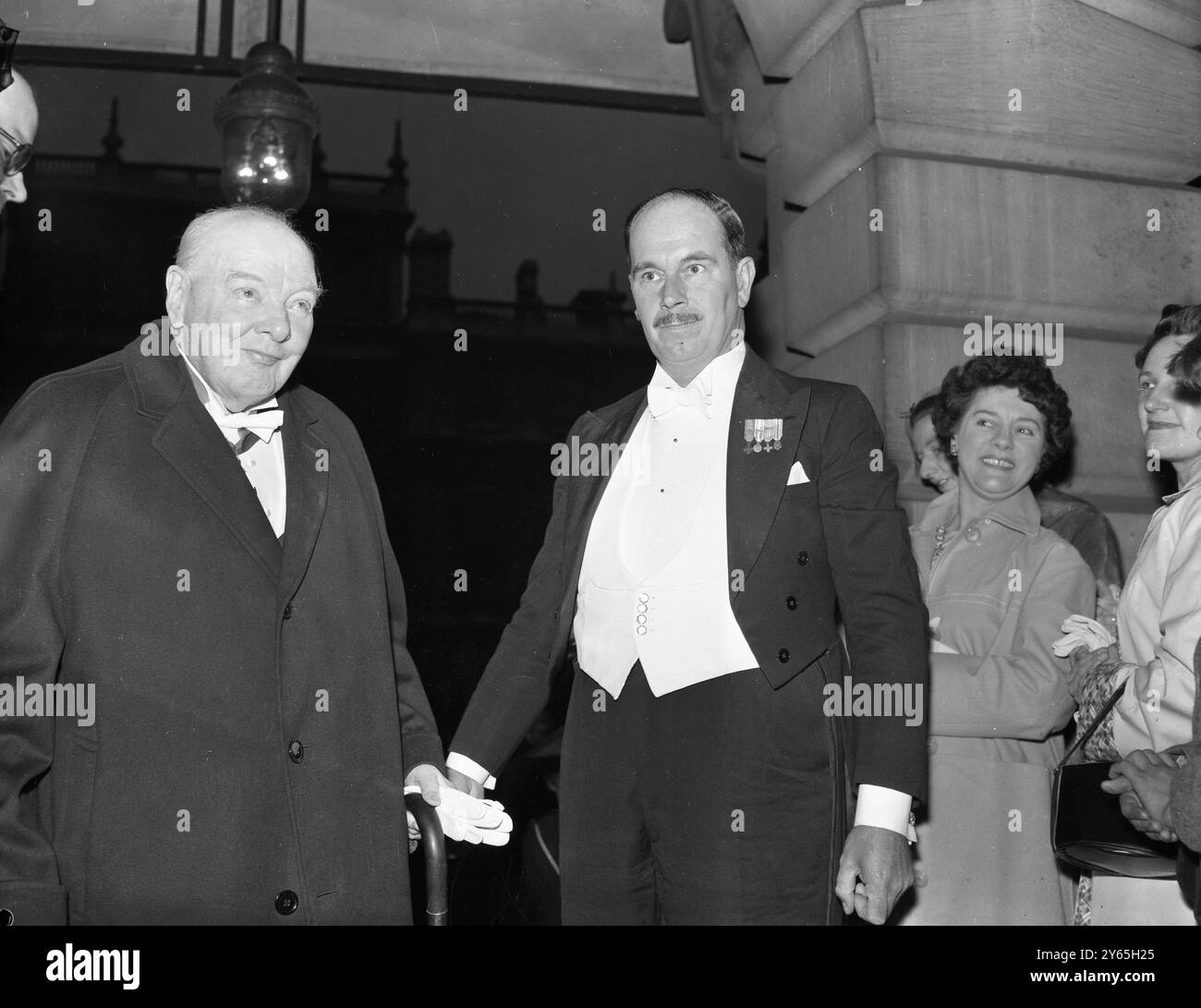 Sir Winston Attends Banquet Bright eyed and alert , Britain's famous ...