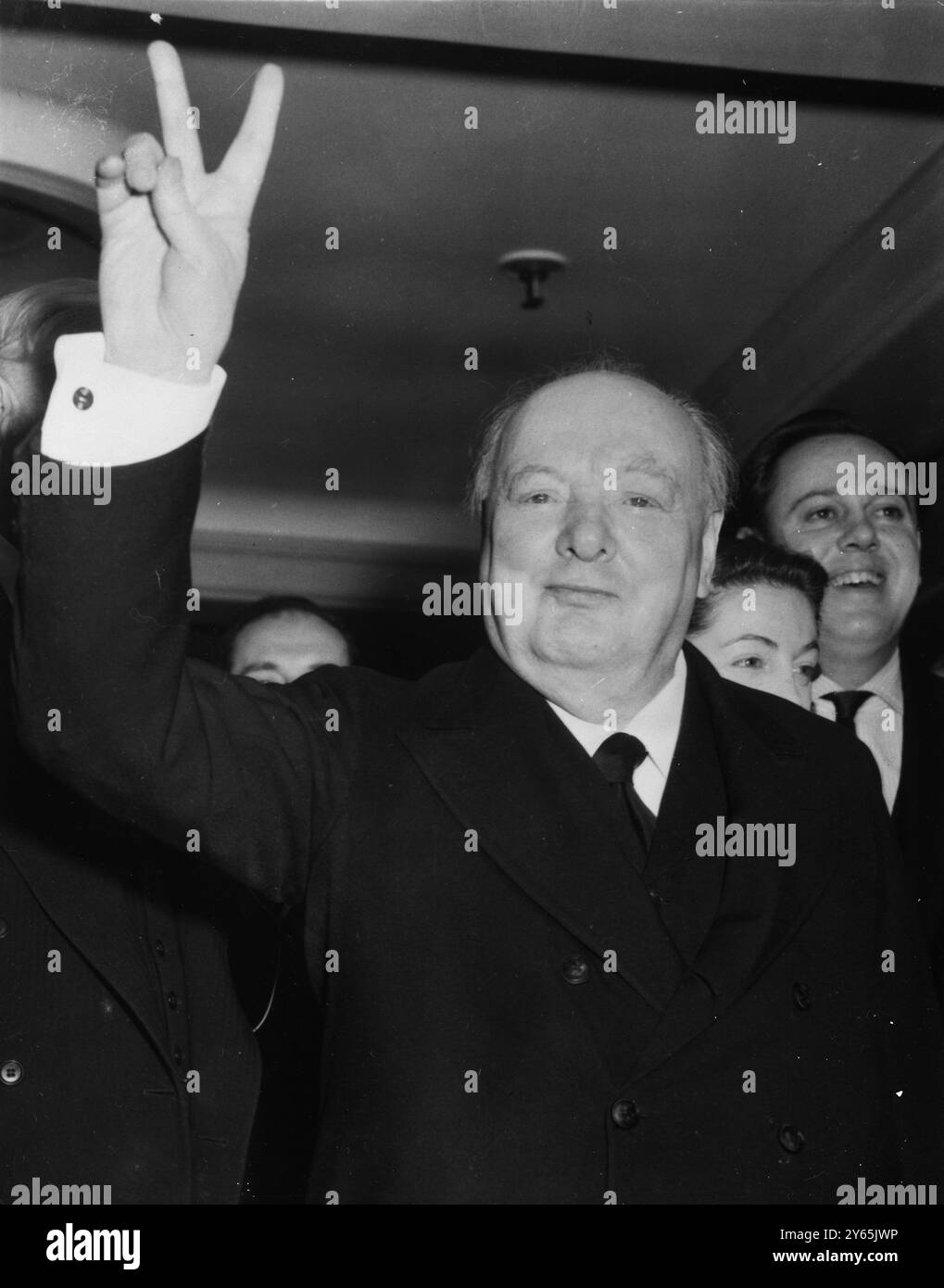 British Premier Arrives In New York The familiar ' V ' for Victory sign ...