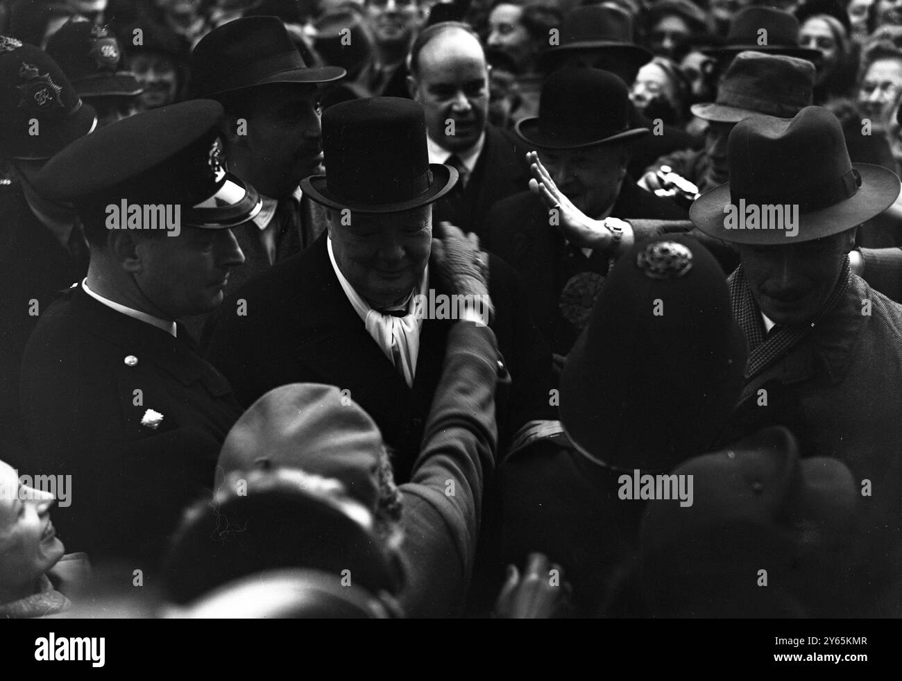 Gloucester road kensington Black and White Stock Photos & Images - Alamy