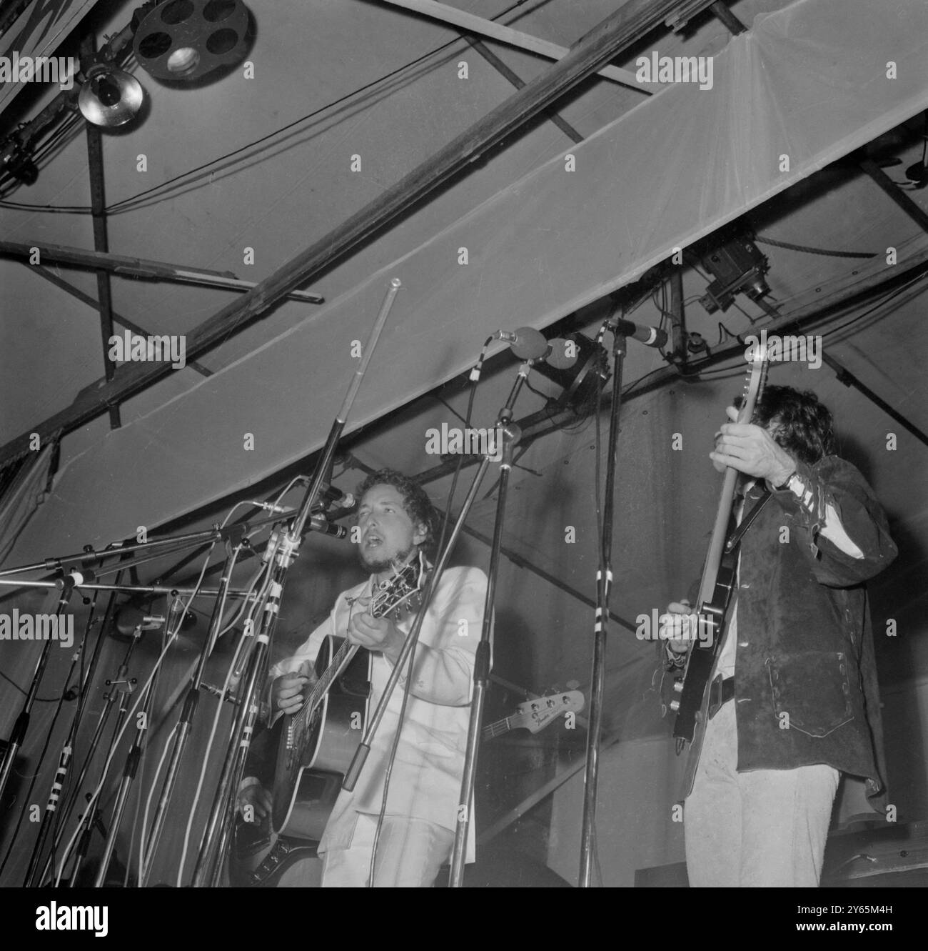 Bob Dylan performs at the Isle of Wight Pop Festival. Ryde, Isle of ...