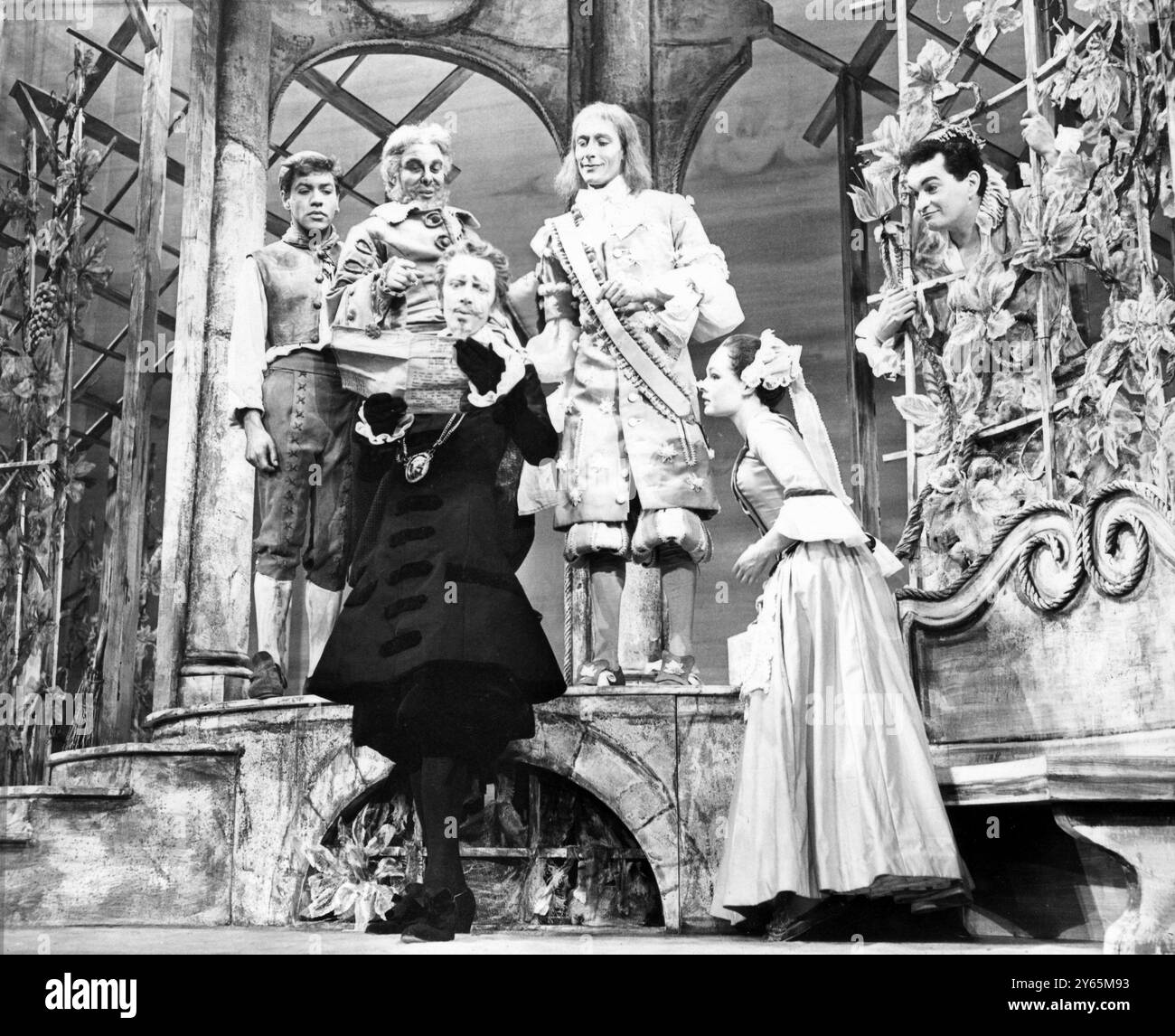 Old Vic dress rehearsal A dress rehearsal of the letter scene from ...