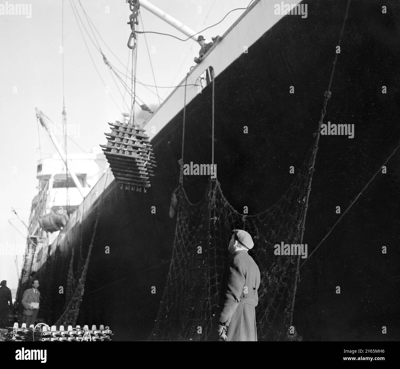 Tank tracks are loaded on to the Cargo Ship Star of Suez in Alexandra ...
